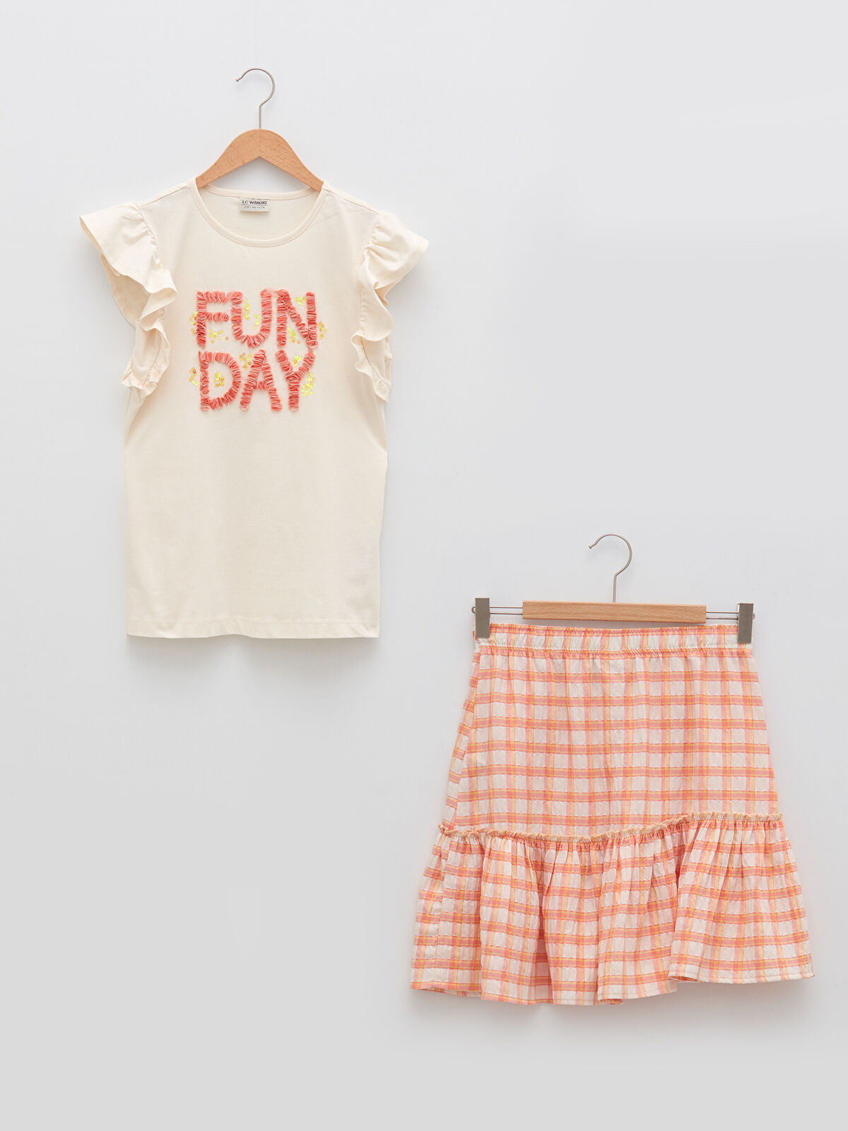 Bisiklet Yaka Nakış Detaylı Kısa Kollu Kız Çocuk Bluz ve Etek