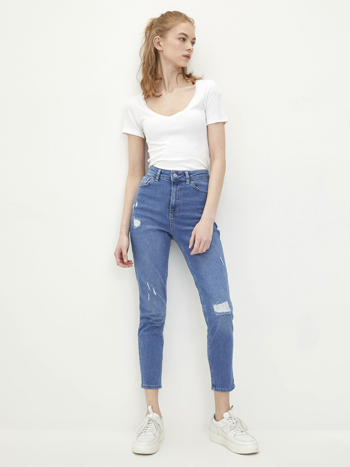 Yüksek Bel Slim Fit Yırtık Detaylı Kadın Jean Pantolon