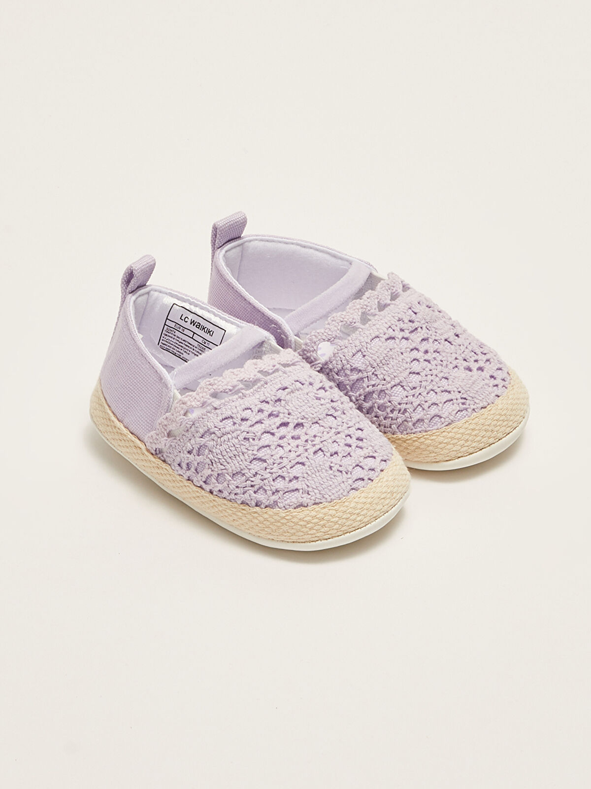 Dantel Detaylı Lastikli Kız Bebek Yürüme Öncesi Ayakkabı Dantel Detaylı Lastikli Kız Bebek Yürüme Öncesi Ayakkabı