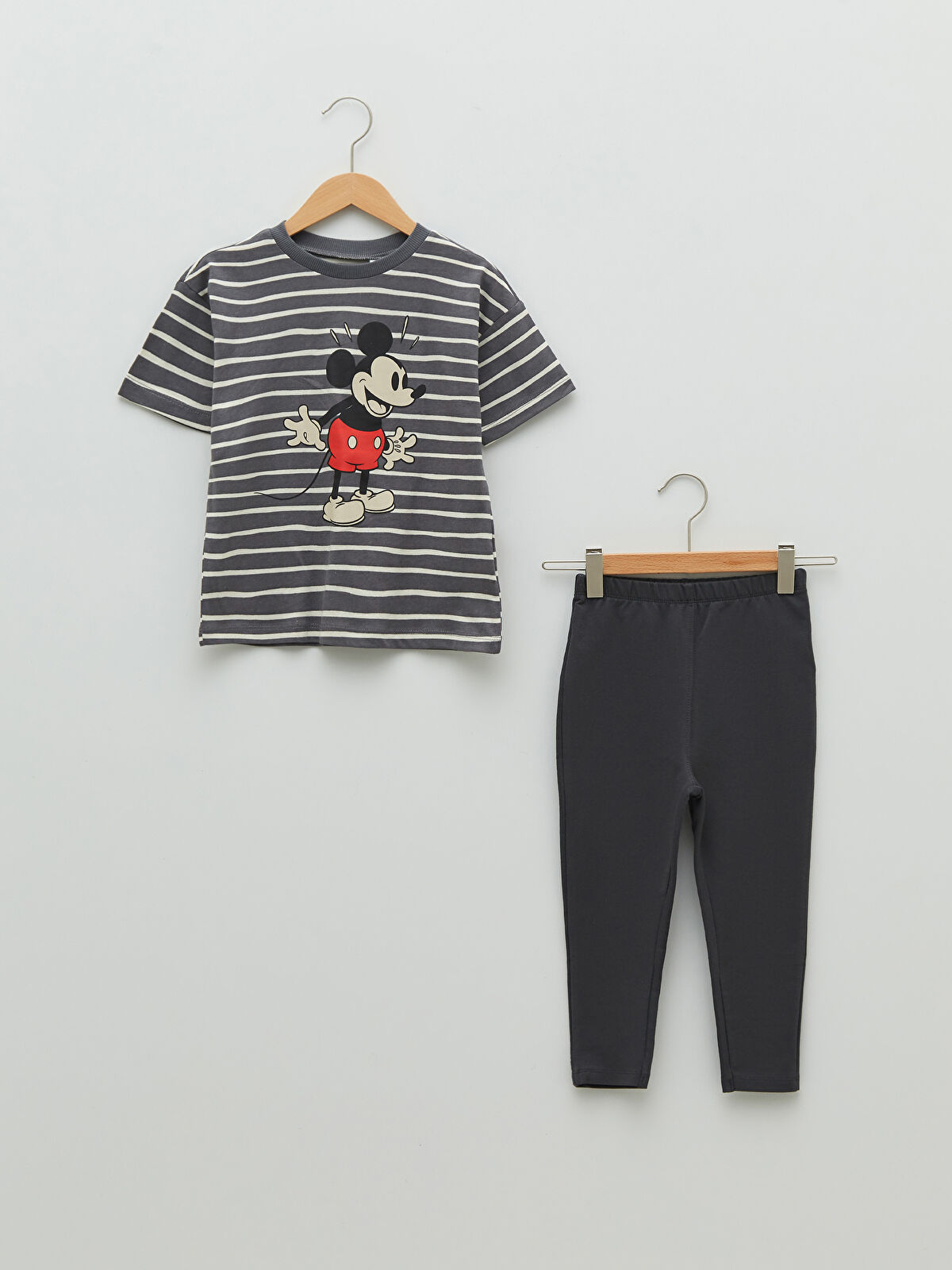 Bisiklet Yaka Kısa Kollu Mickey Mouse Baskılı Erkek Bebek Tişört ve Tayt 2'li Takım