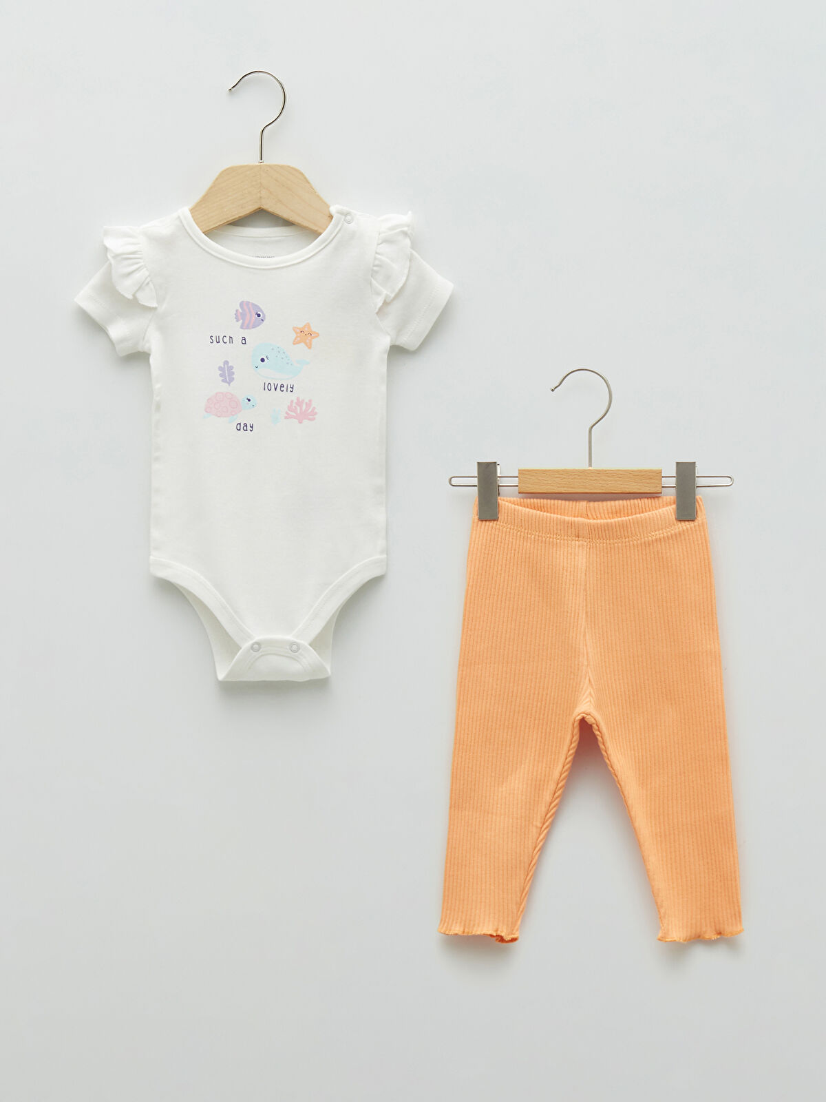 Bisiklet Yaka Kısa Kollu Baskılı Pamuklu Kız Bebek Çıtçıtlı Body ve Tayt 2'li Takım