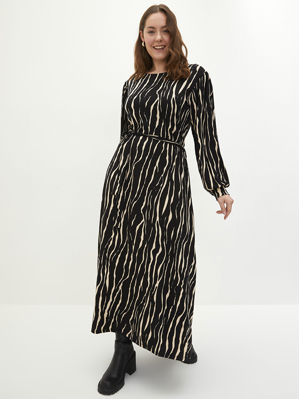 LCW CLASSIC Bisiklet Yaka Puantiyeli Uzun Kollu A Kesim Kadın Elbise