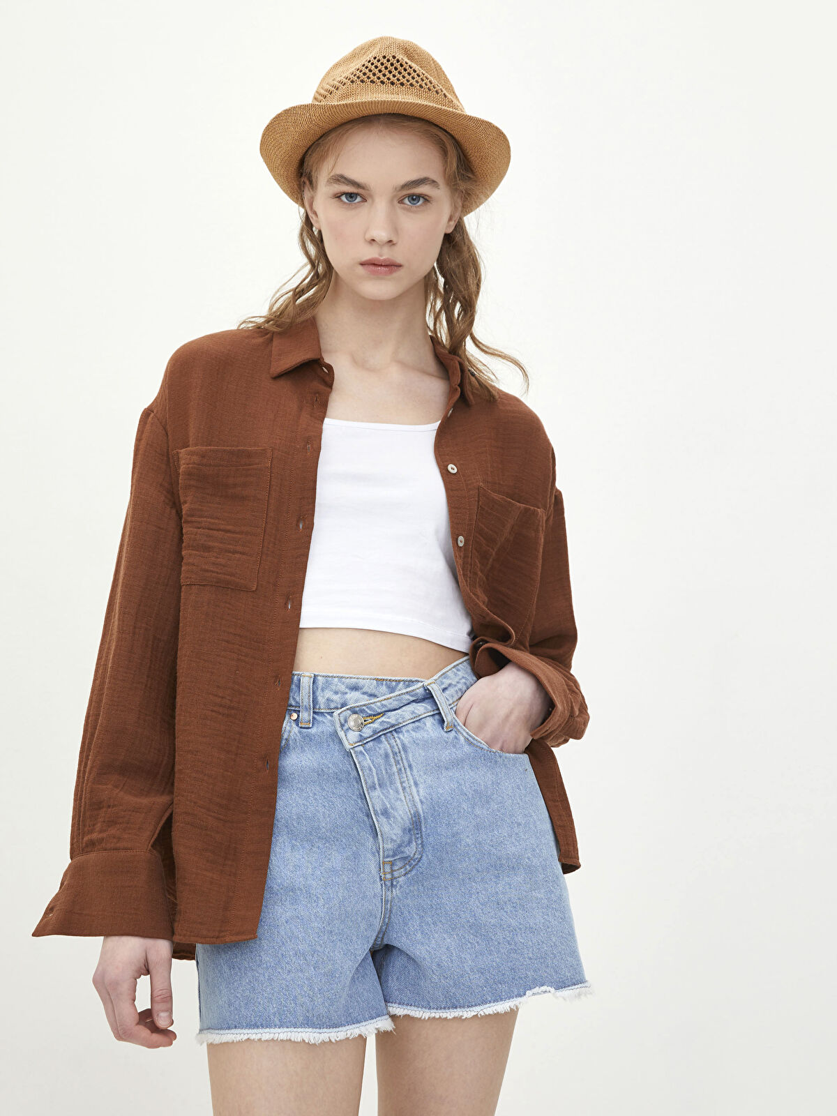 LCW CASUAL Önden Düğme Kapamalı Düz Uzun Kollu Dobby Kumaş Kadın Gömlek