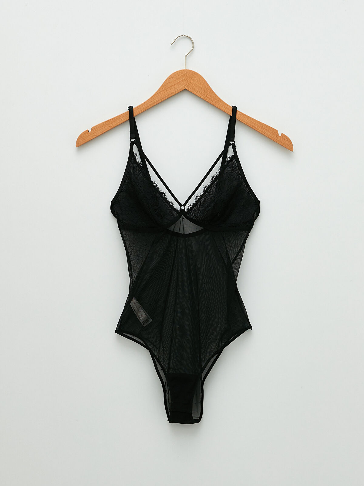 LCW DREAM V Yaka Dantelli Çıtçıtlı Body LCW DREAM V Yaka Dantelli Çıtçıtlı Body