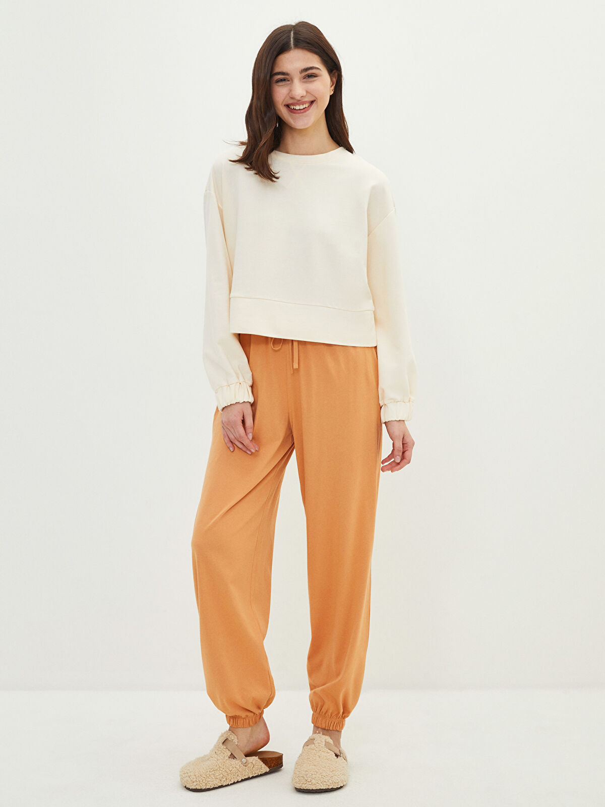 LCW DREAM Beli Lastikli Düz Cep Detaylı Pamuklu Kadın Jogger Pijama Altı LCW DREAM Beli Lastikli Düz Cep Detaylı Pamuklu Kadın Jogger Pijama Altı