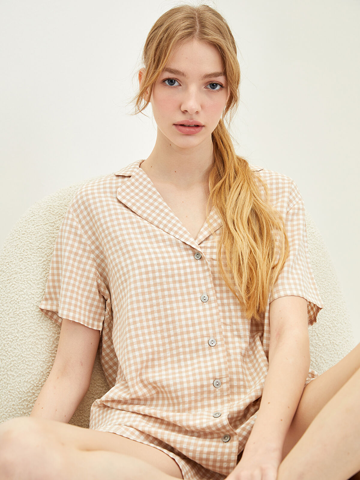 LCW DREAM Gömlek Yaka Ekose Kısa Kollu Gabardin Kadın Pijama Takımı