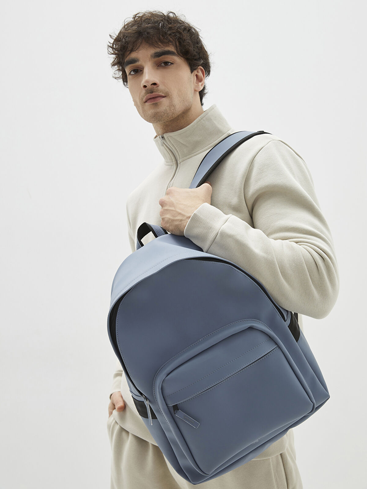 Deri Görünümlü Ayarlanabilir Askılı Erkek Sırt Çantası Deri Görünümlü Ayarlanabilir Askılı Erkek Sırt Çantası