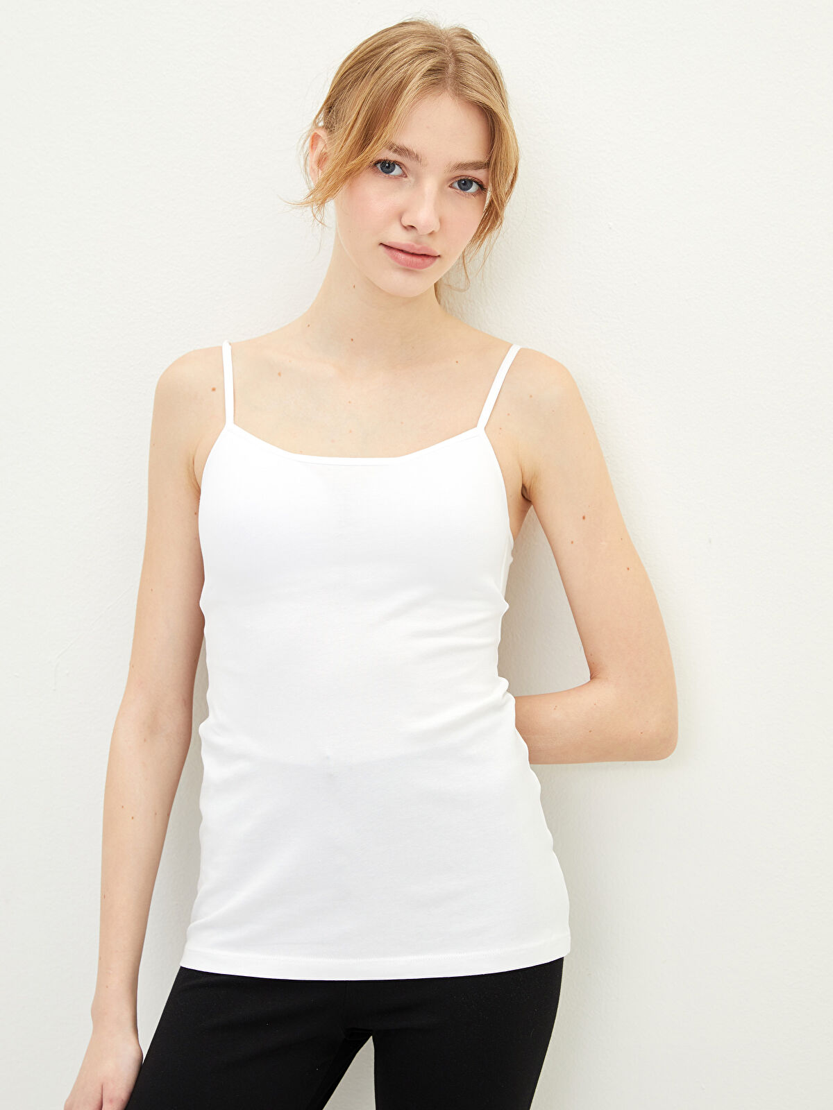 LCW DREAM U Yaka Düz Kulplu Kadın Atlet