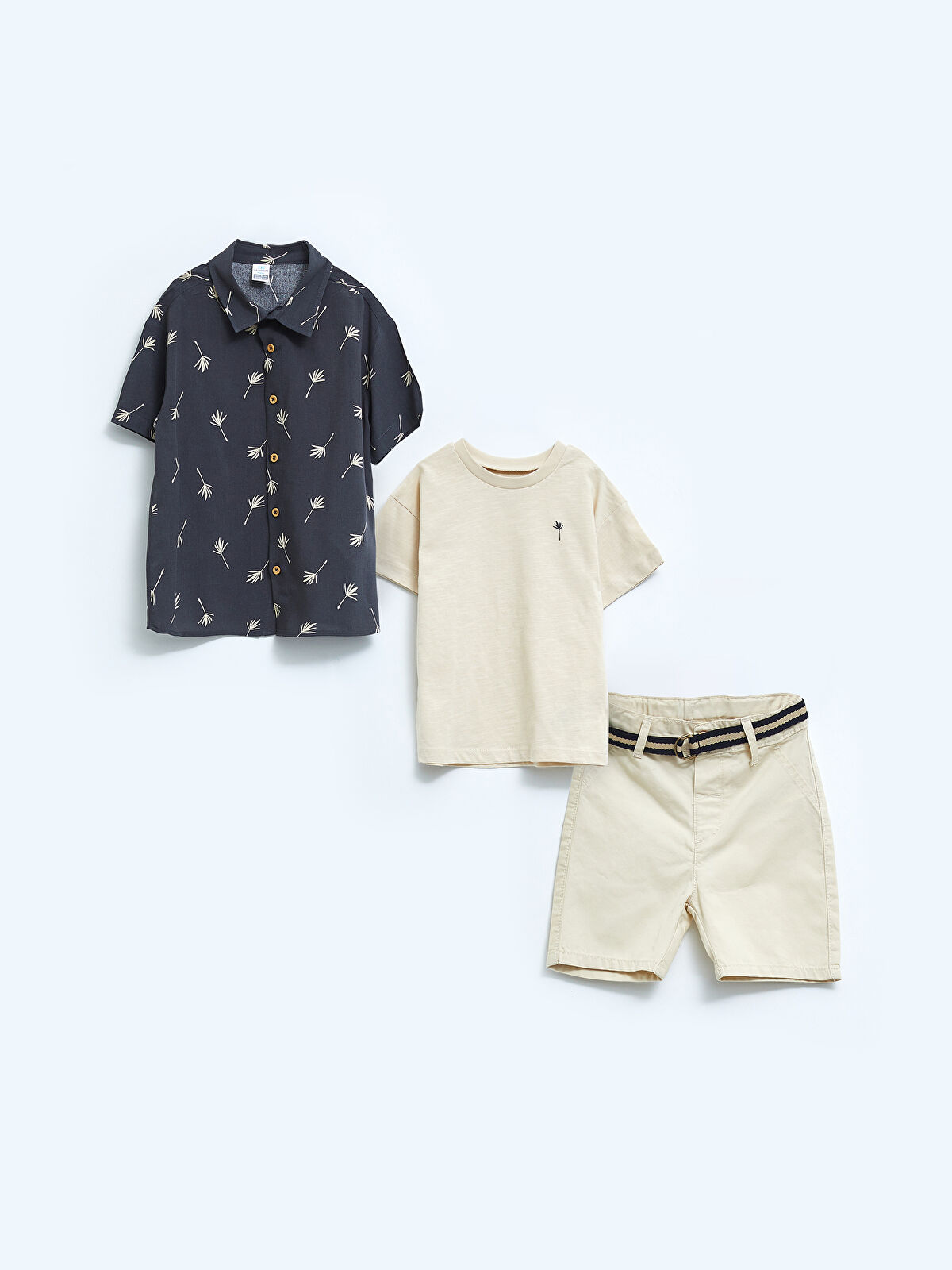 Kısa Kollu Baskılı Erkek Bebek Gömlek Tişört Şort ve Kemer 4'lü Takım