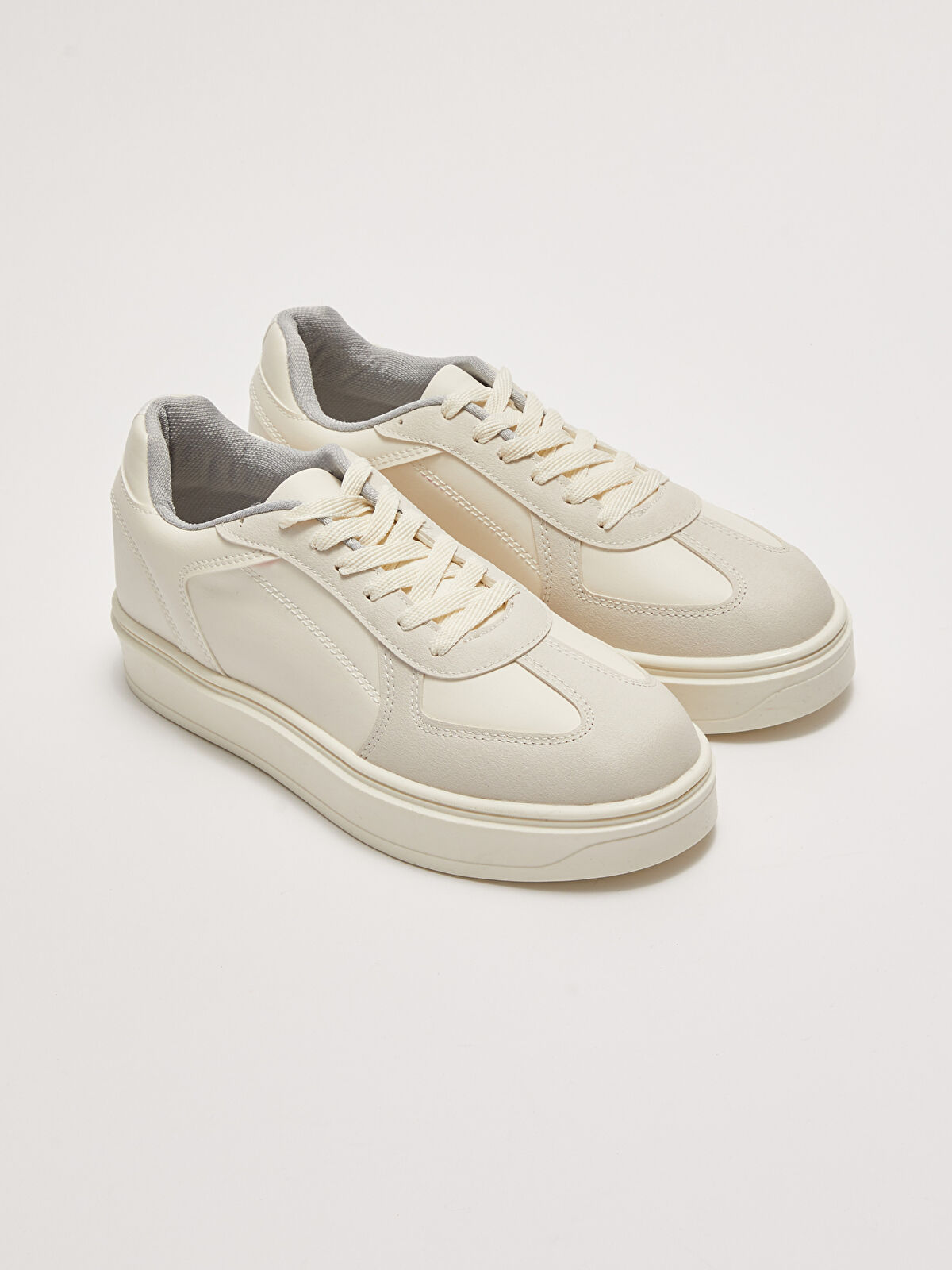 Deri Görünümlü Bağcıklı Kadın Spor Ayakkabı