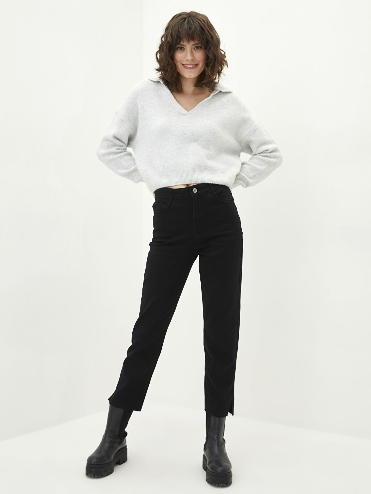 LCW CASUAL Standart Fit Düz Cep Detaylı Gabardin Kumaş Kadın Pantolon LCW CASUAL Standart Fit Düz Cep Detaylı Gabardin Kumaş Kadın Pantolon