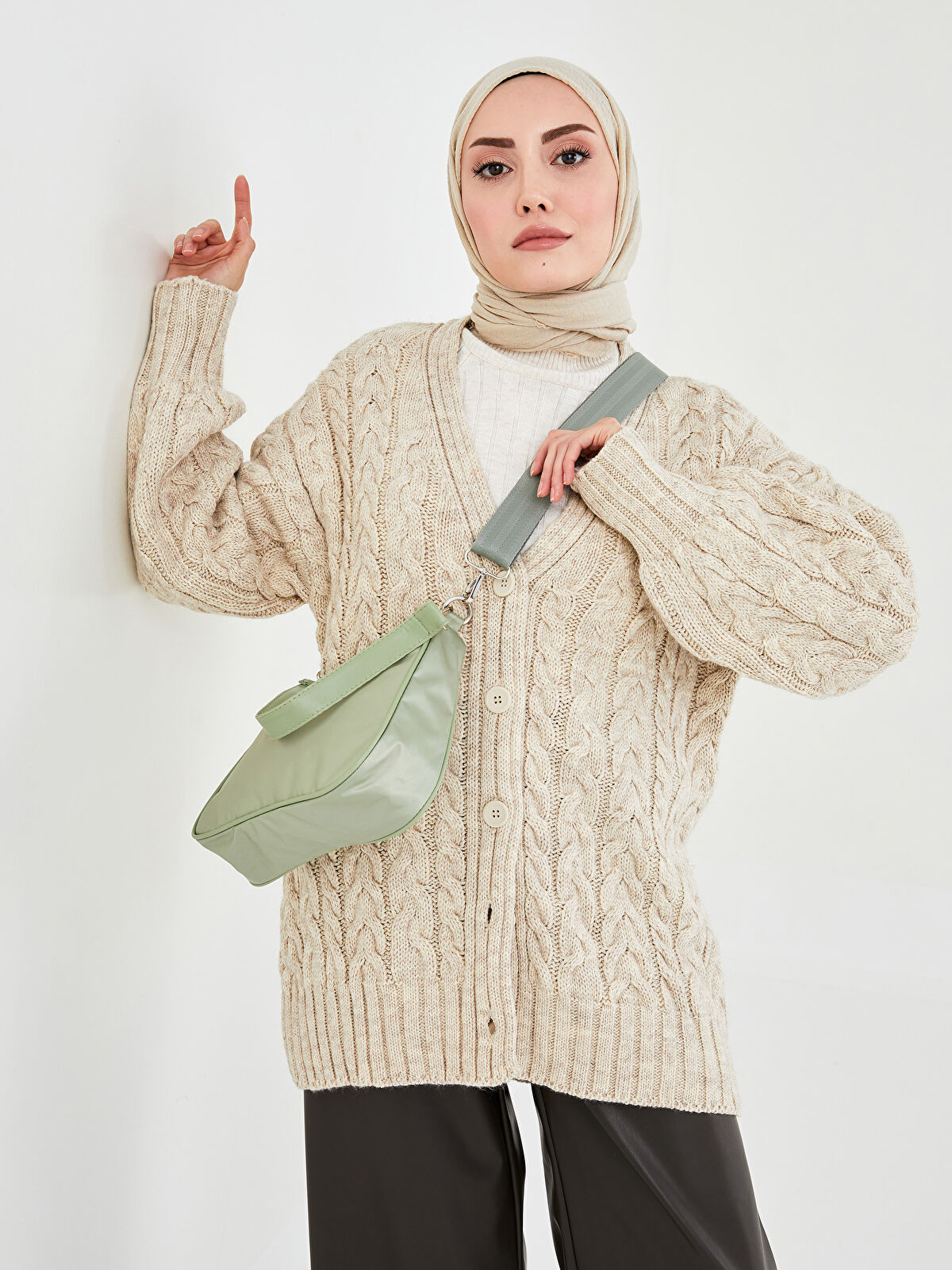 Paraşüt Kumaş Fermuarlı Kadın Çapraz Çanta