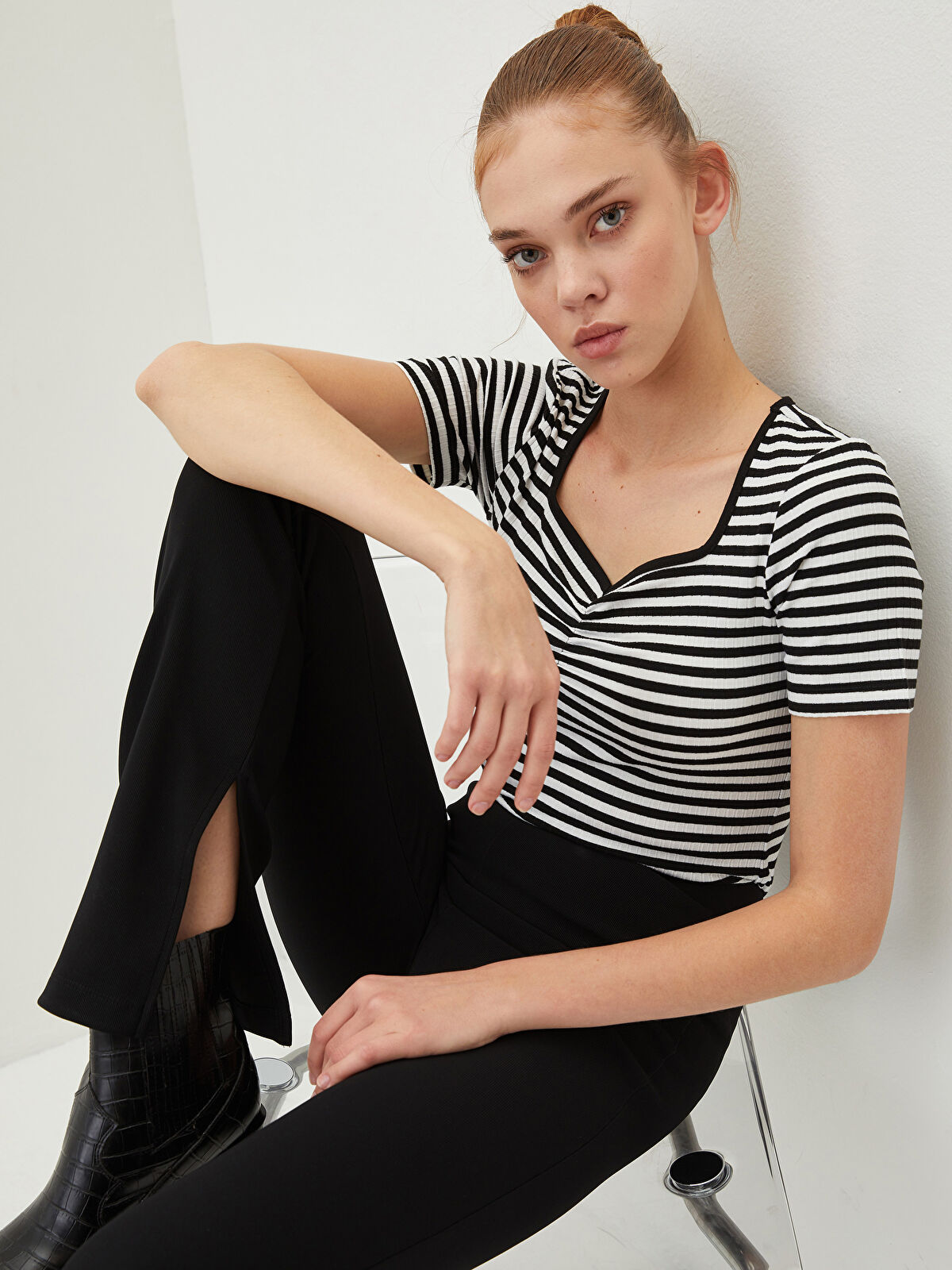 LCW CASUAL Beli Lastikli Düz Paçaları Yırtmaç Detaylı Ottoman Kadın Pantolon