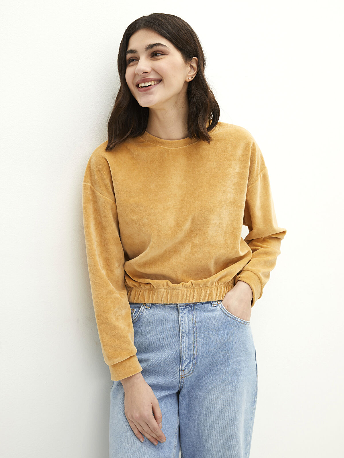 LCW CASUAL Bisiklet Yaka Düz Uzun Kollu Kadife Kadın Sweatshirt