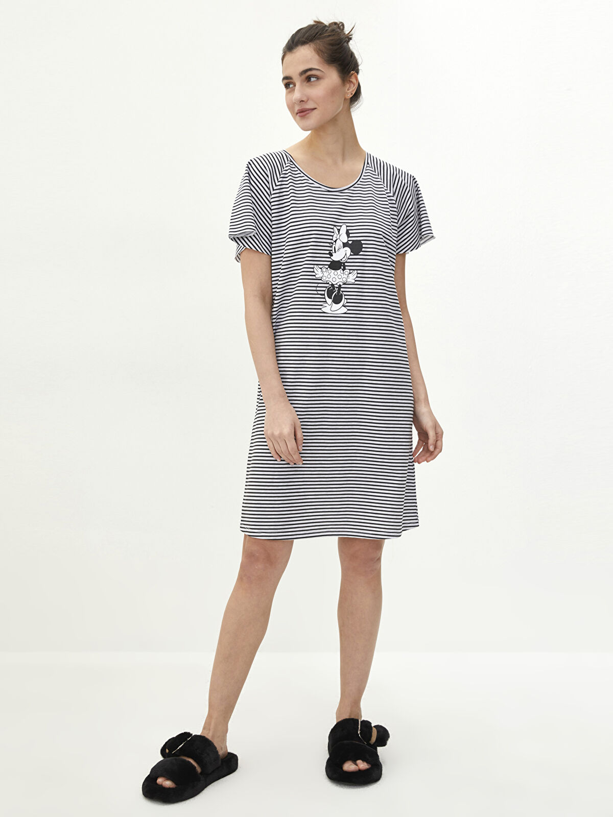 LCW DREAM U Yaka Çizgili Minnie Mouse Baskılı Kısa Kollu Kadın Gecelik