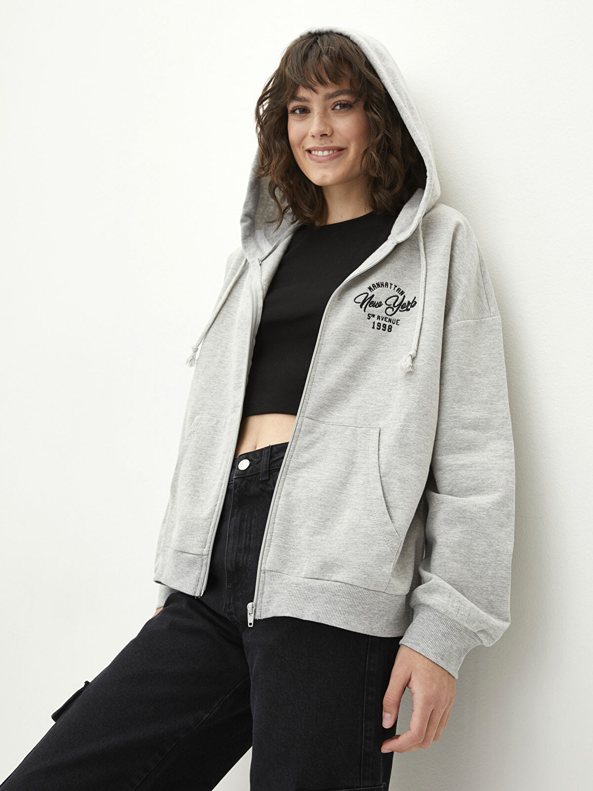 LCW CASUAL Kapüşonlu Yazı Baskılı Uzun Kollu Kadın Spor Hırka