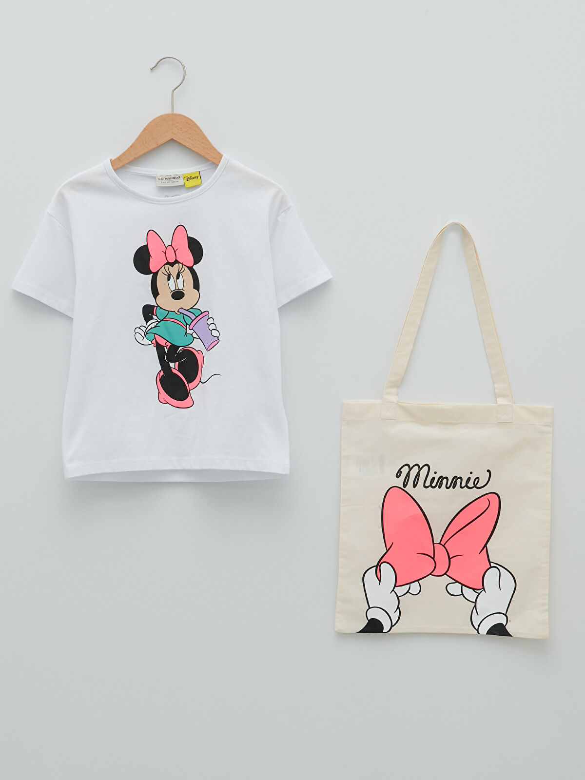 Bisiklet Yaka Minnie Mouse Baskılı Kısa Kollu Pamuklu Kız Çocuk Tişört ve Bez Çanta