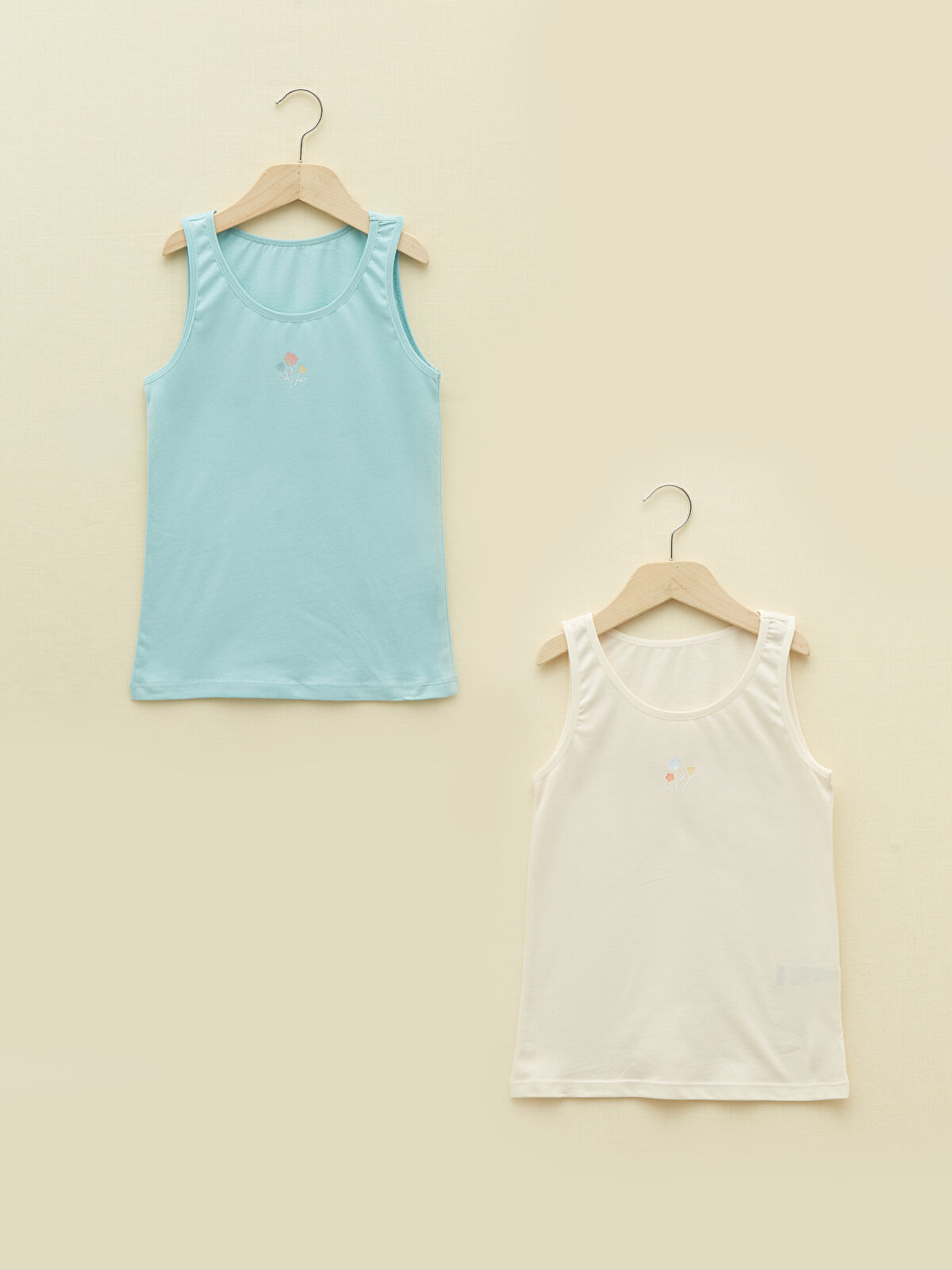 LCW GREEN Bisiklet Yaka Baskılı Organik Pamuklu Kız Çocuk Atlet 2'li LCW GREEN Bisiklet Yaka Baskılı Organik Pamuklu Kız Çocuk Atlet 2'li