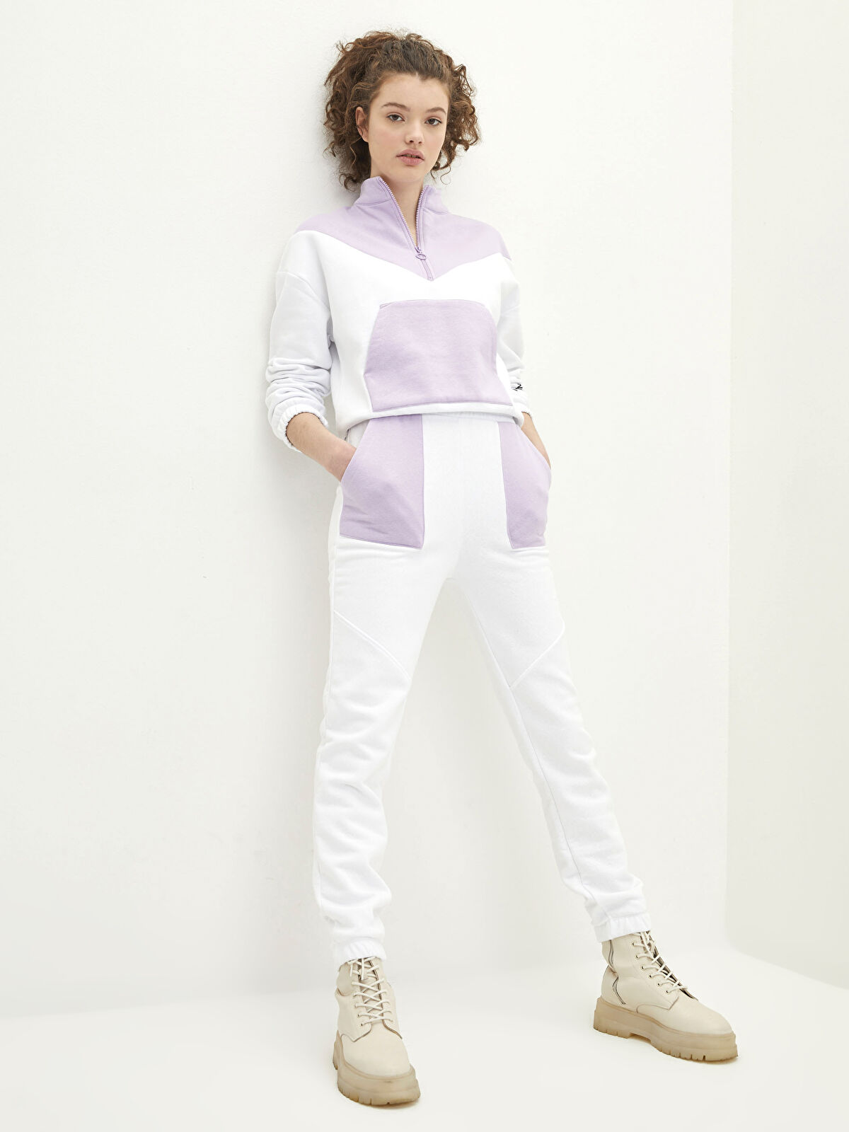 LCW CASUAL Beli Lastikli Renk Bloklu Kadın Jogger Eşofman Altı LCW CASUAL Beli Lastikli Renk Bloklu Kadın Jogger Eşofman Altı
