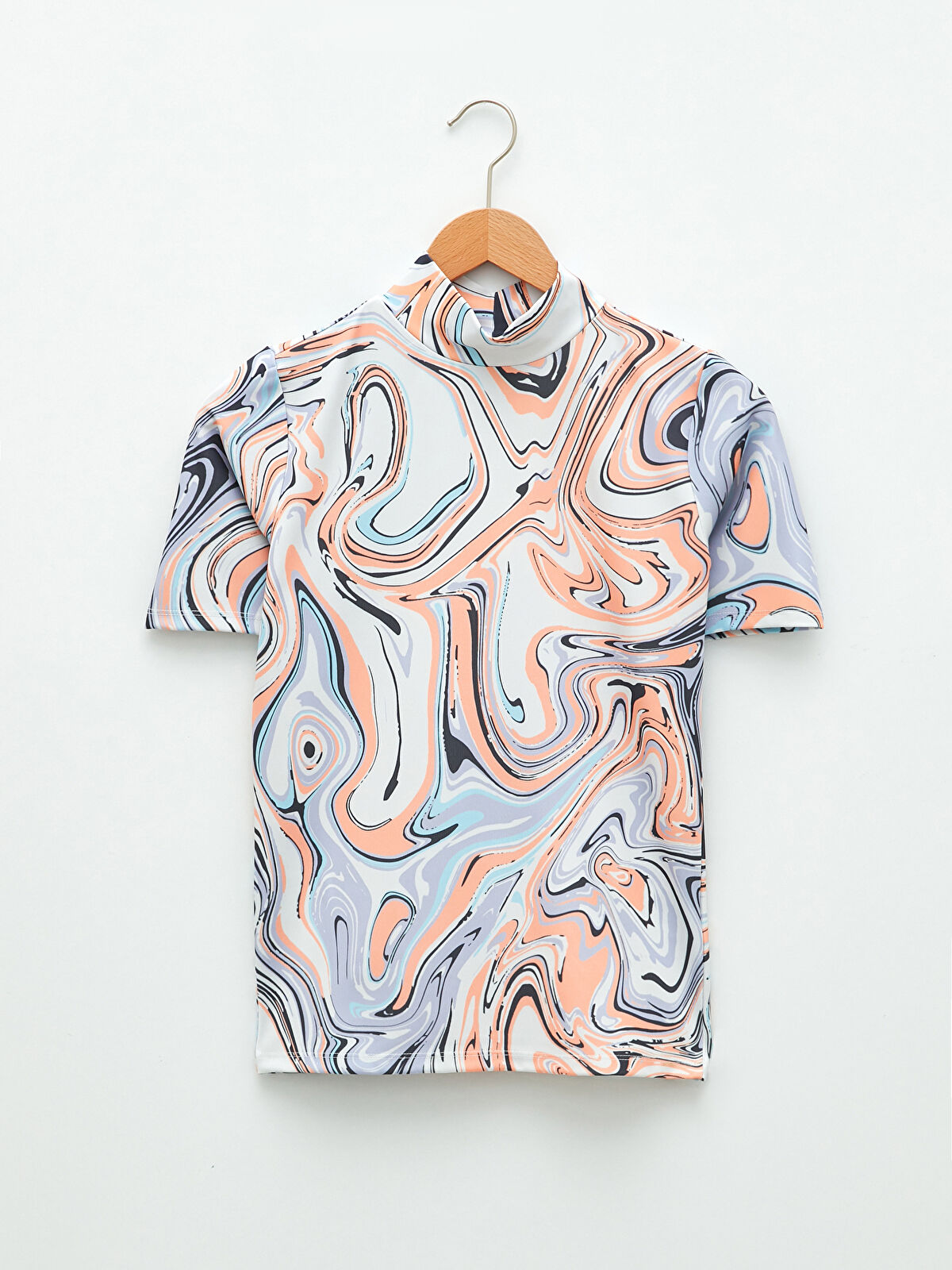 LCW CASUAL Dik Yaka Desenli Kısa Kollu Dalgıç Kumaş Kadın Tişört LCW CASUAL Dik Yaka Desenli Kısa Kollu Dalgıç Kumaş Kadın Tişört