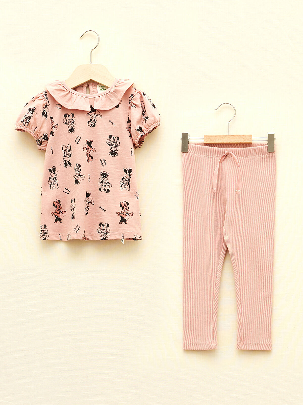 LCW GREEN Bebe Yaka Minnie Mouse Baskılı Organik Pamuklu Kız Bebek Tişört ve Tayt 2'li Takım