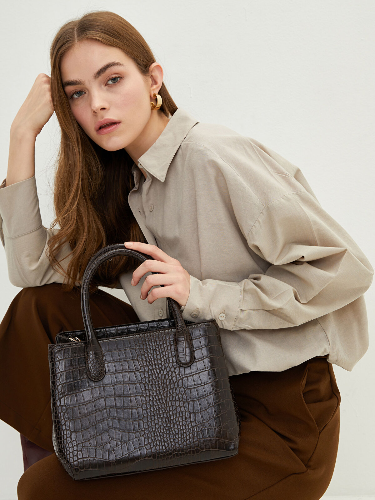 Deri Görünümlü Ayarlanabilir Askılı Kadın Omuz Çantası