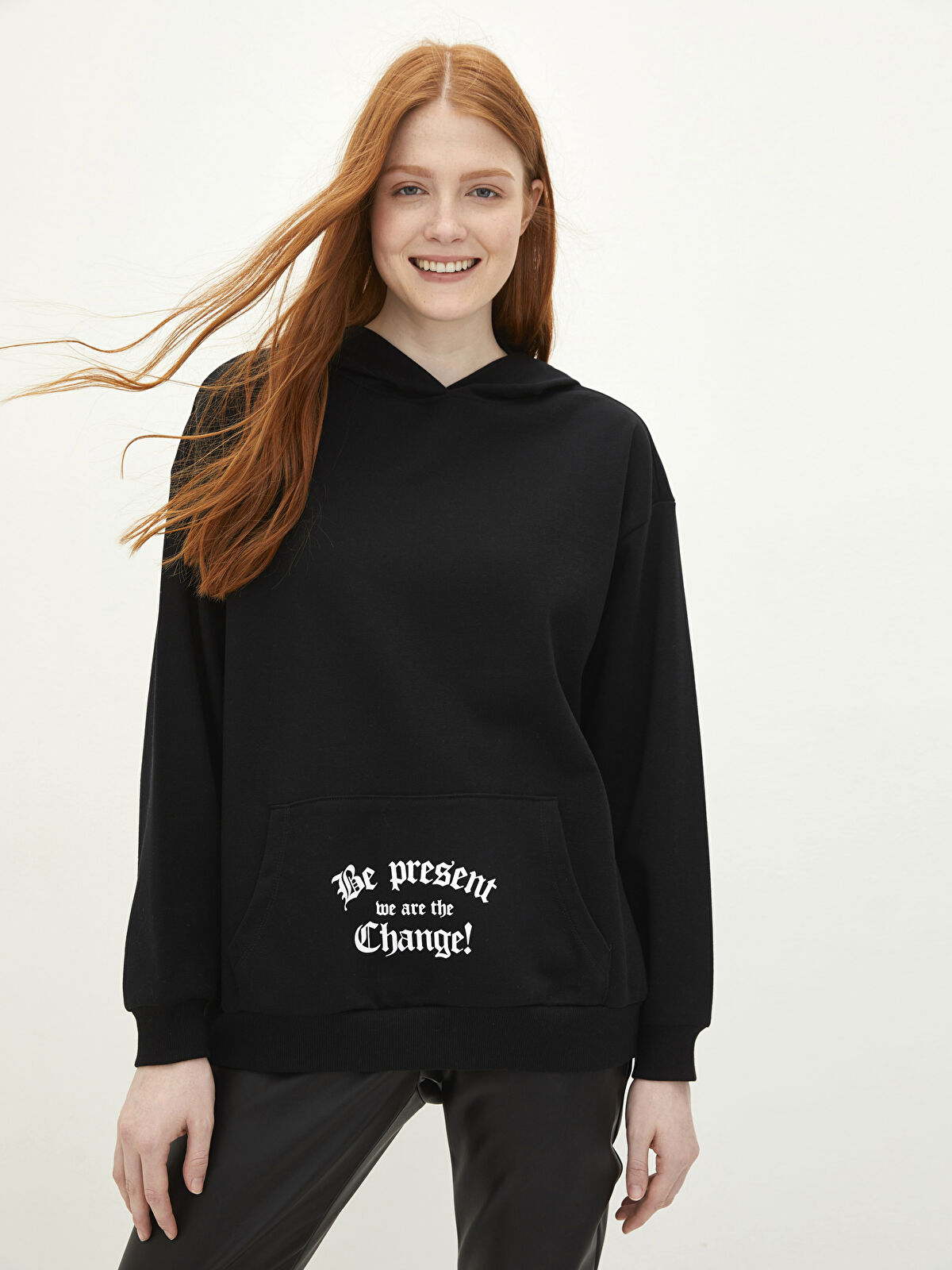 LCW CASUAL Kapüşonlu Baskılı Uzun Kollu Oversize Kadın Sweatshirt