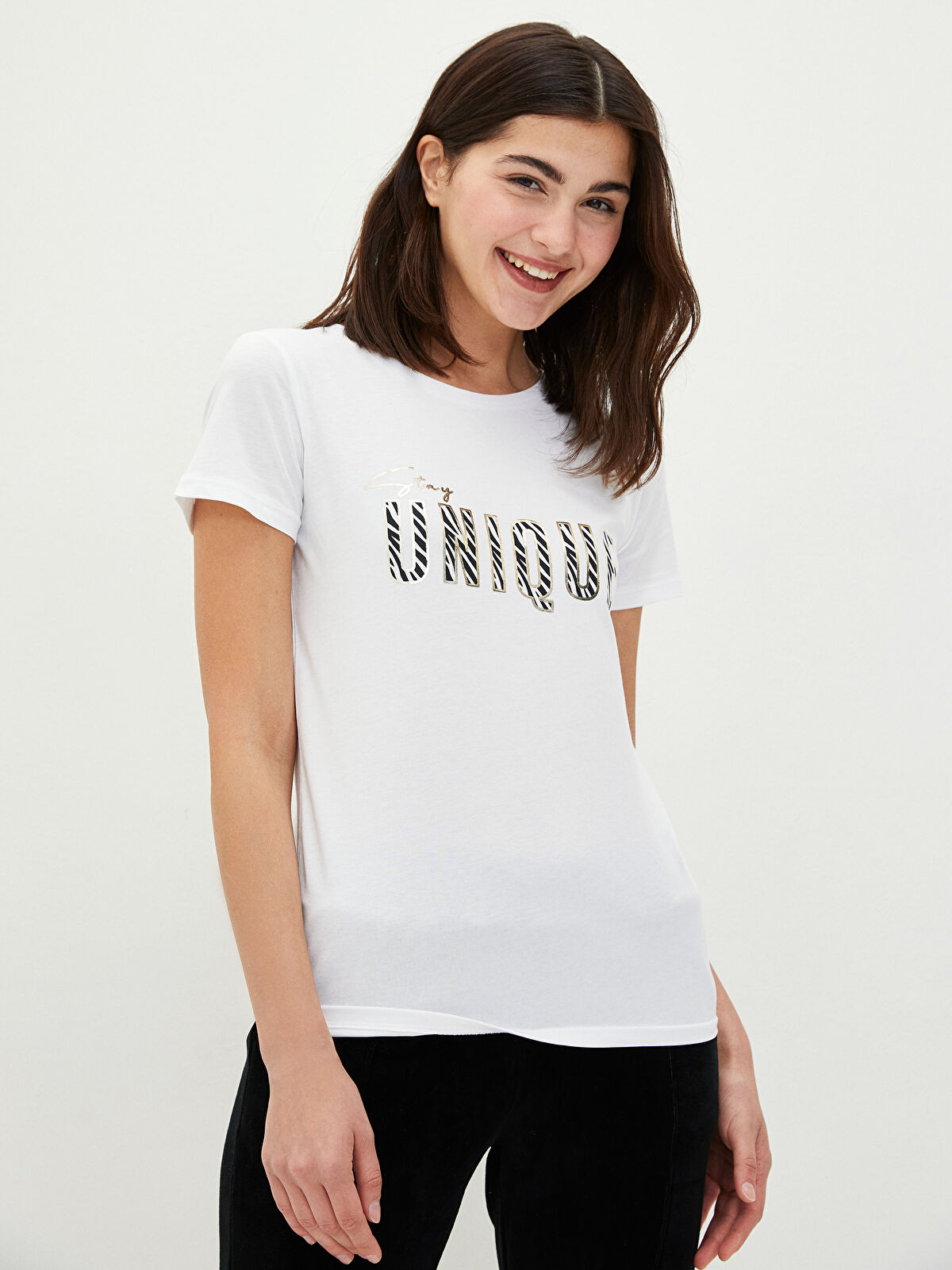 LCW CASUAL Bisiklet Yaka Slogan Baskılı Kısa Kollu Pamuklu Kadın Tişört