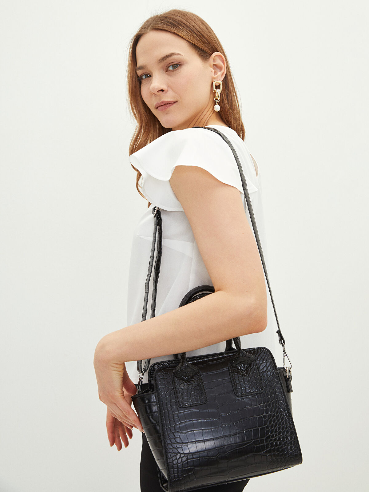 Askılı Deri Görünümlü Kadın Kol Çantası