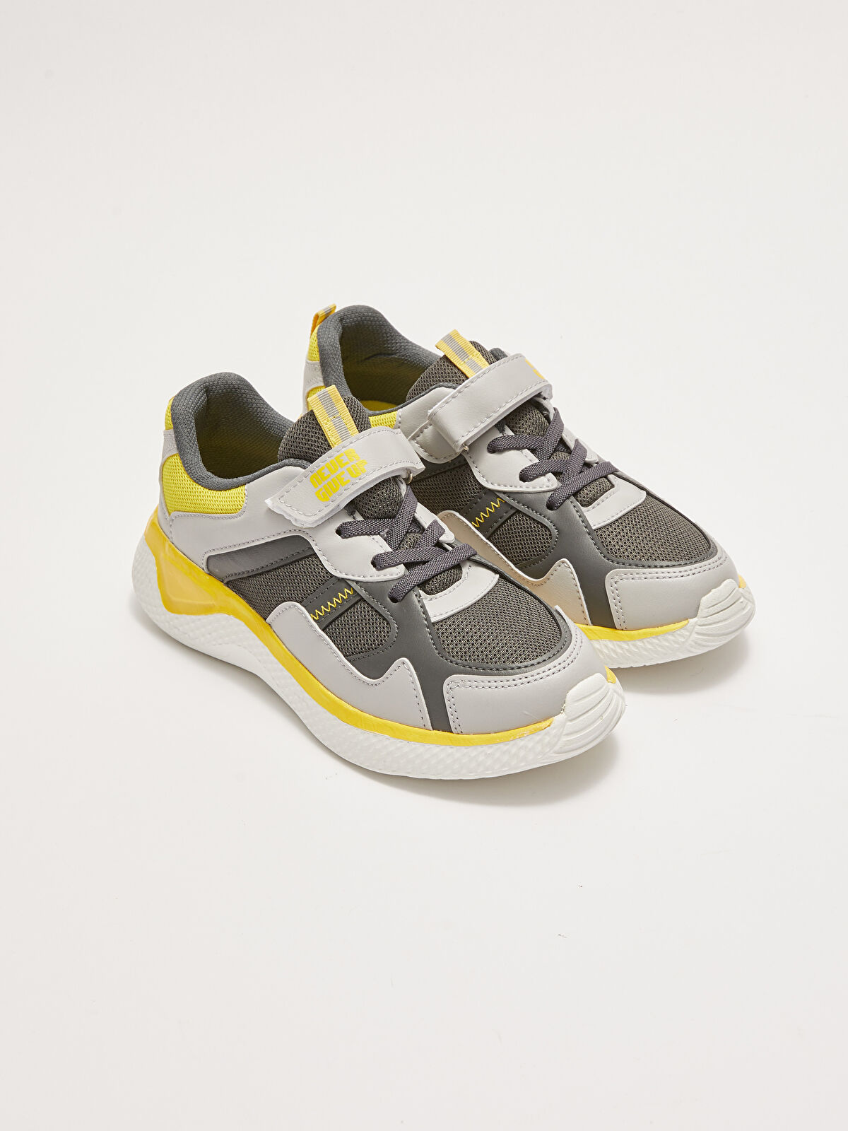 Renk Bloklu Bağcık ve Cırt Cırtlı Erkek Çocuk Spor Ayakkabı