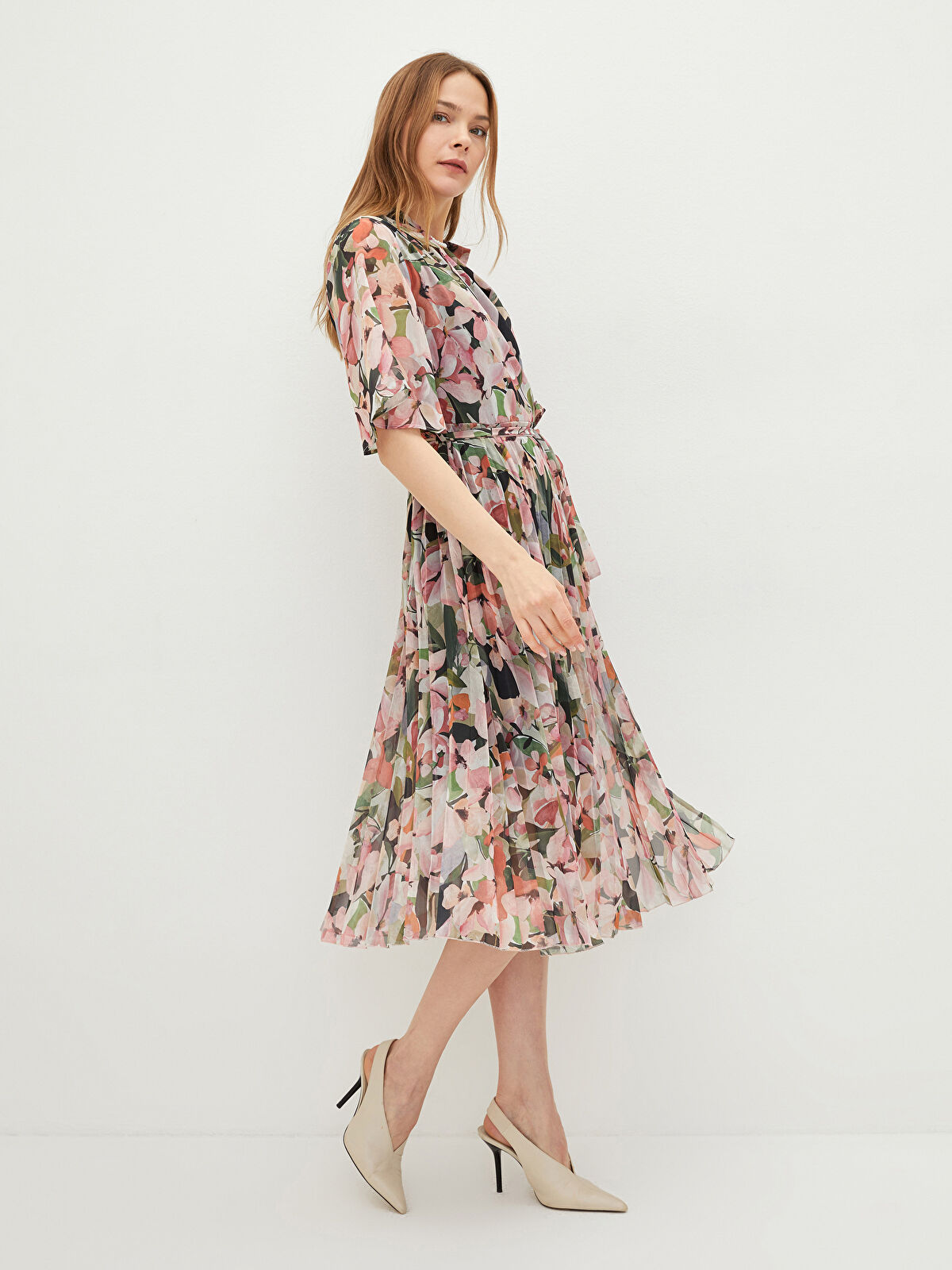 LCW CLASSIC Kruvaze Yaka Desenli Kısa Kollu Kadın Elbise