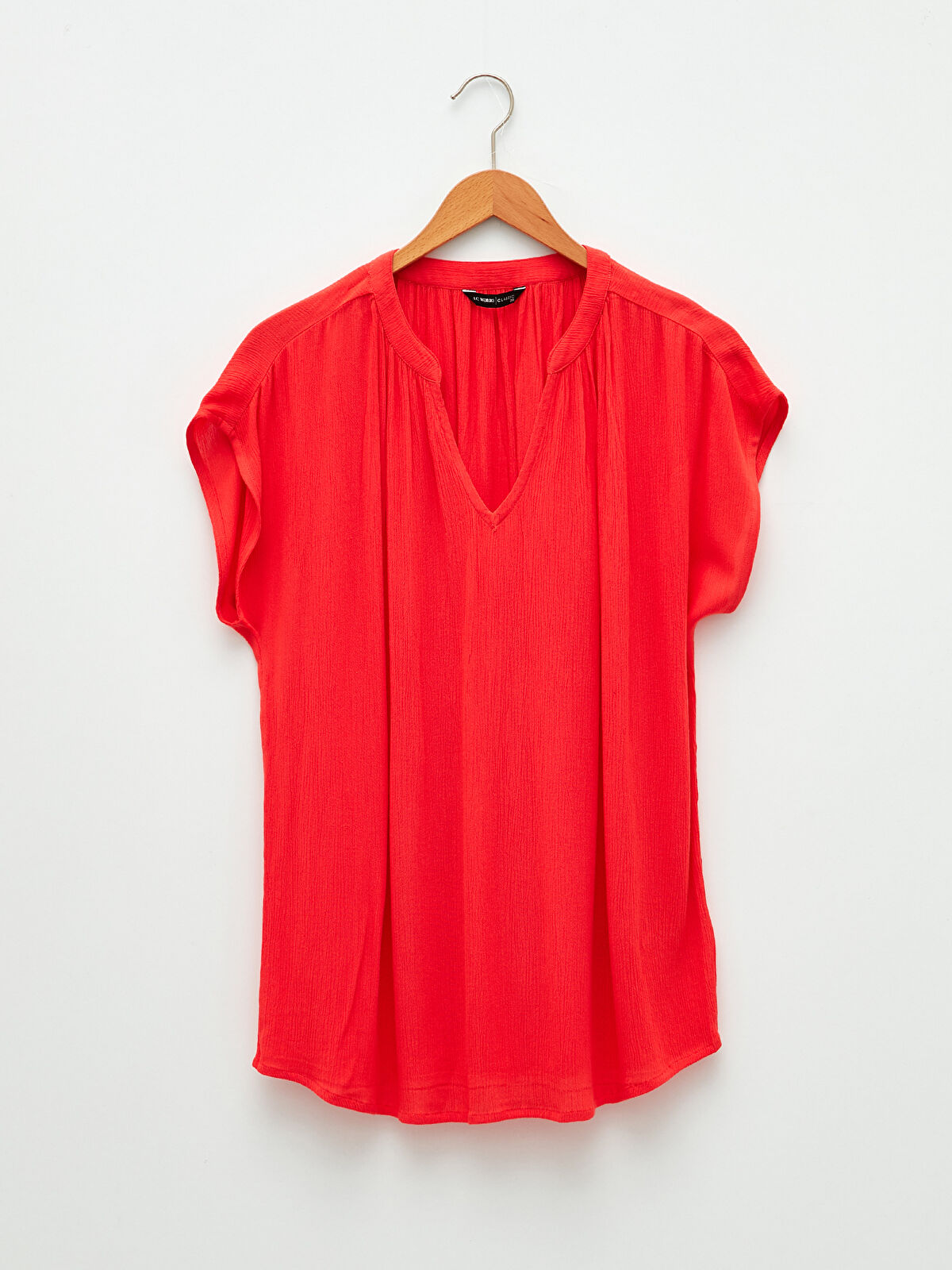 LCW CLASSIC Kaçık Yaka Düz Kısa Kollu Viskon Kadın Bluz