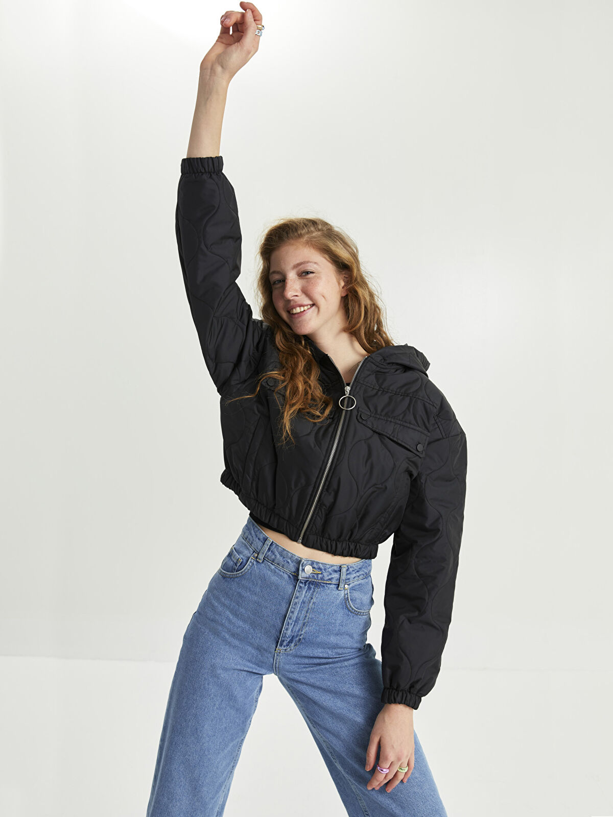 XSIDE Kapüşonlu Kendinden Desenli Uzun Kollu Kadın Mont XSIDE Kapüşonlu Kendinden Desenli Uzun Kollu Kadın Mont