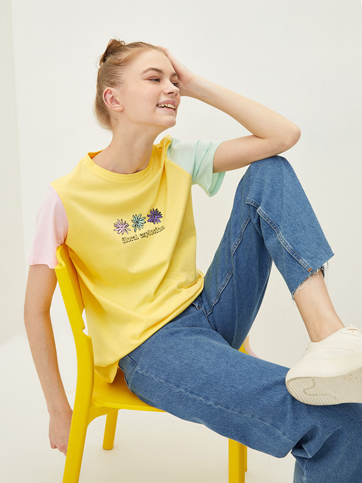 LCW CASUAL Bisiklet Yaka Renk Bloklu Kısa Kollu Pamuklu Kadın Tişört