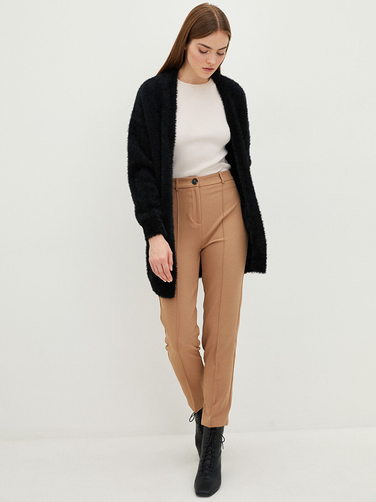 MODEST Slim Fit Düz Dobby Kumaş Kadın Pantolon MODEST Slim Fit Düz Dobby Kumaş Kadın Pantolon