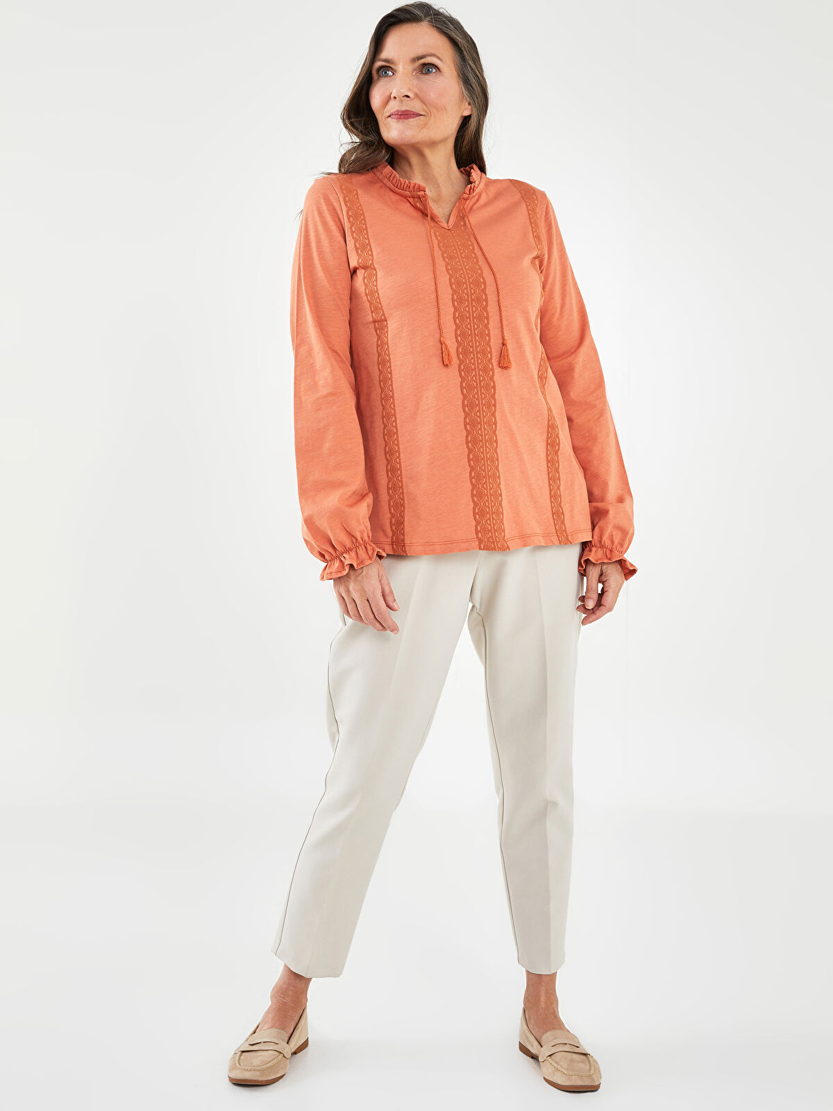 LCW GRACE Fırfırlı Bağlamalı Yaka Nakışlı Uzun Kollu Pamuklu Kadın Bluz