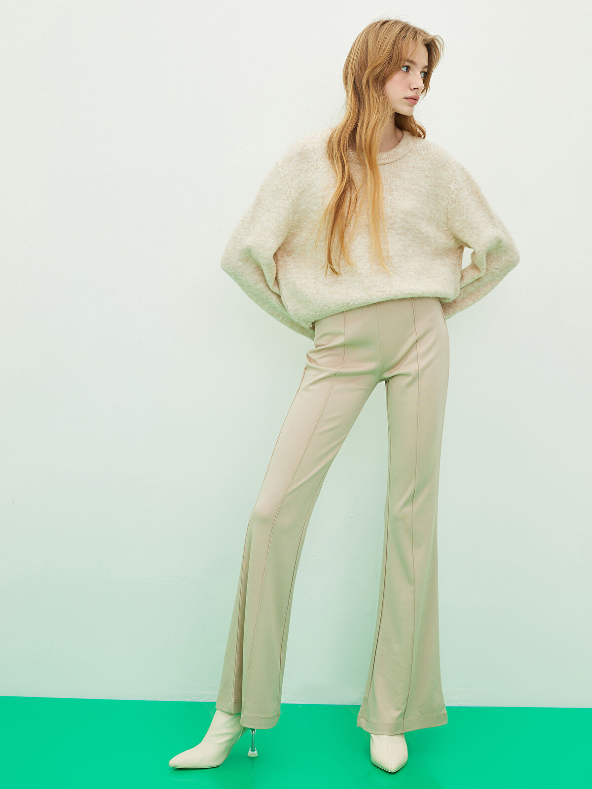 LCW LIMITED Beli Lastikli Düz İspanyol Paça Kadın Eşofman Altı