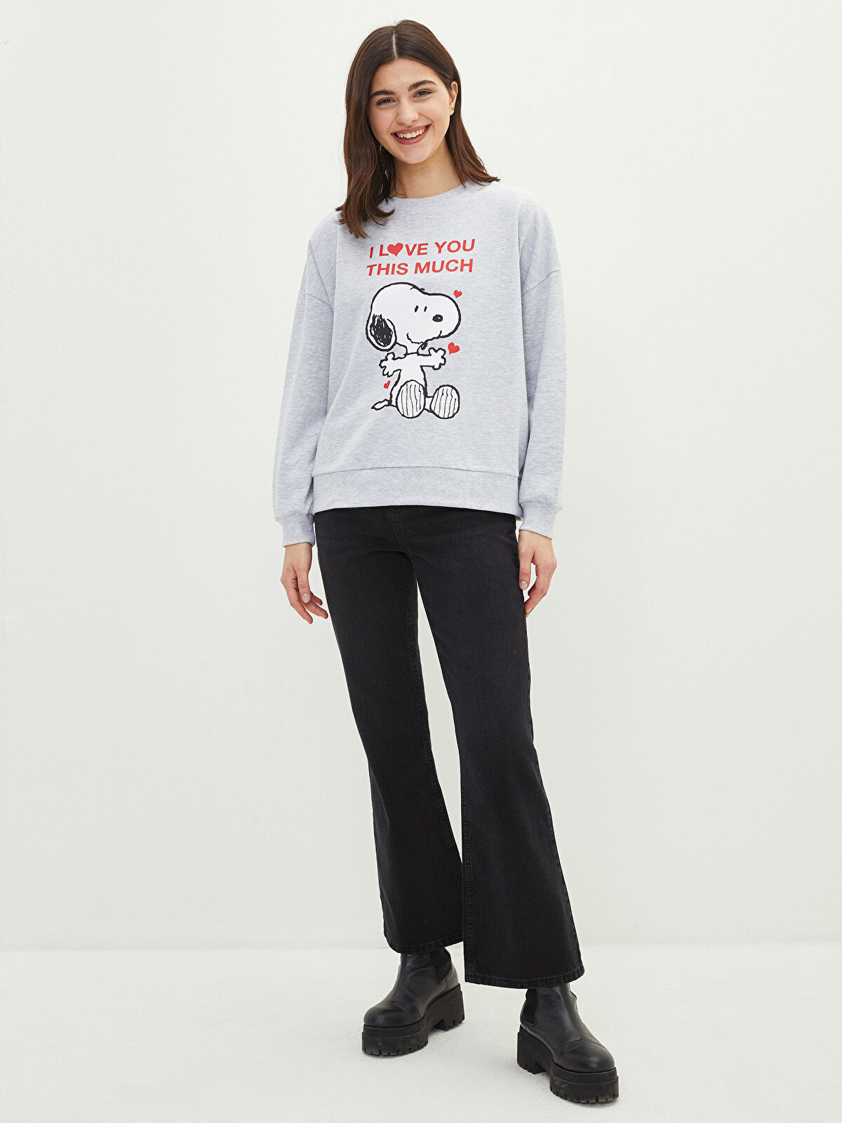 Yüksek Bel Slim Fit Cep Detaylı Geniş Paça Rodeo Kadın Jean Pantolon Yüksek Bel Slim Fit Cep Detaylı Geniş Paça Rodeo Kadın Jean Pantolon