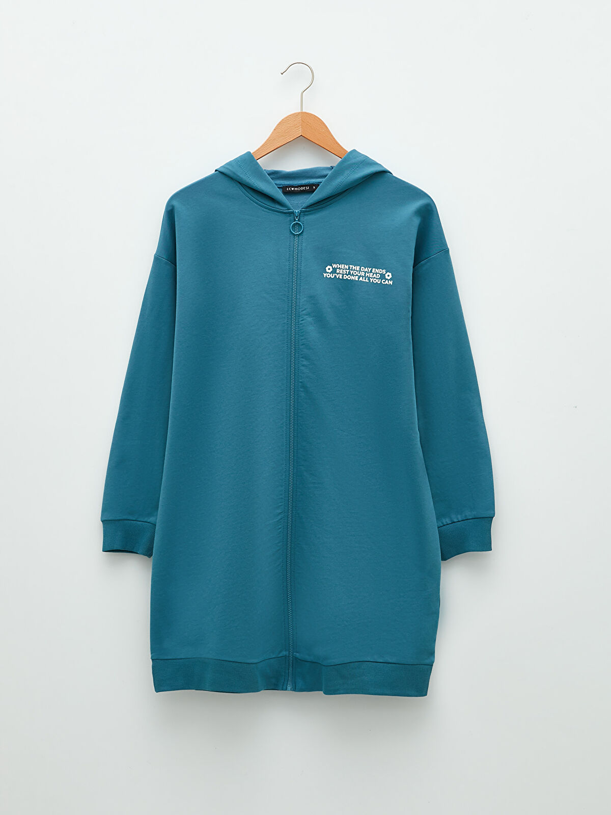 MODEST Kapüşonlu Yazı Baskılı Uzun Kollu Oversize Kadın Spor Hırka MODEST Kapüşonlu Yazı Baskılı Uzun Kollu Oversize Kadın Spor Hırka