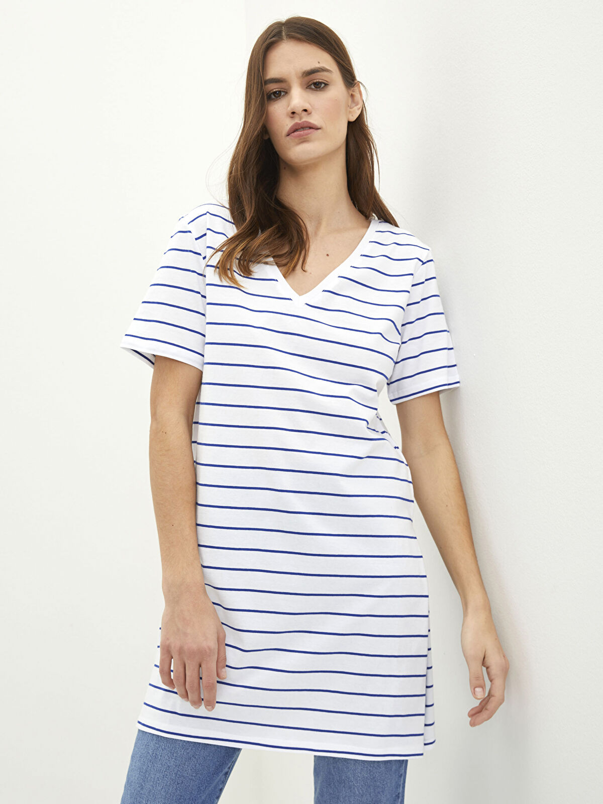 LCW BASIC V Yaka Çizgili Kısa Kollu Pamuklu Kadın Tişört