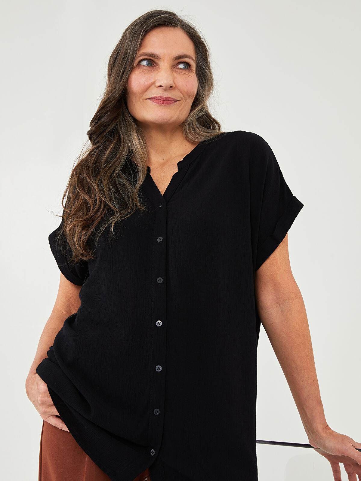 LCW GRACE Kaçık Yaka Düz Kısa Kollu Krinkle Kadın Gömlek