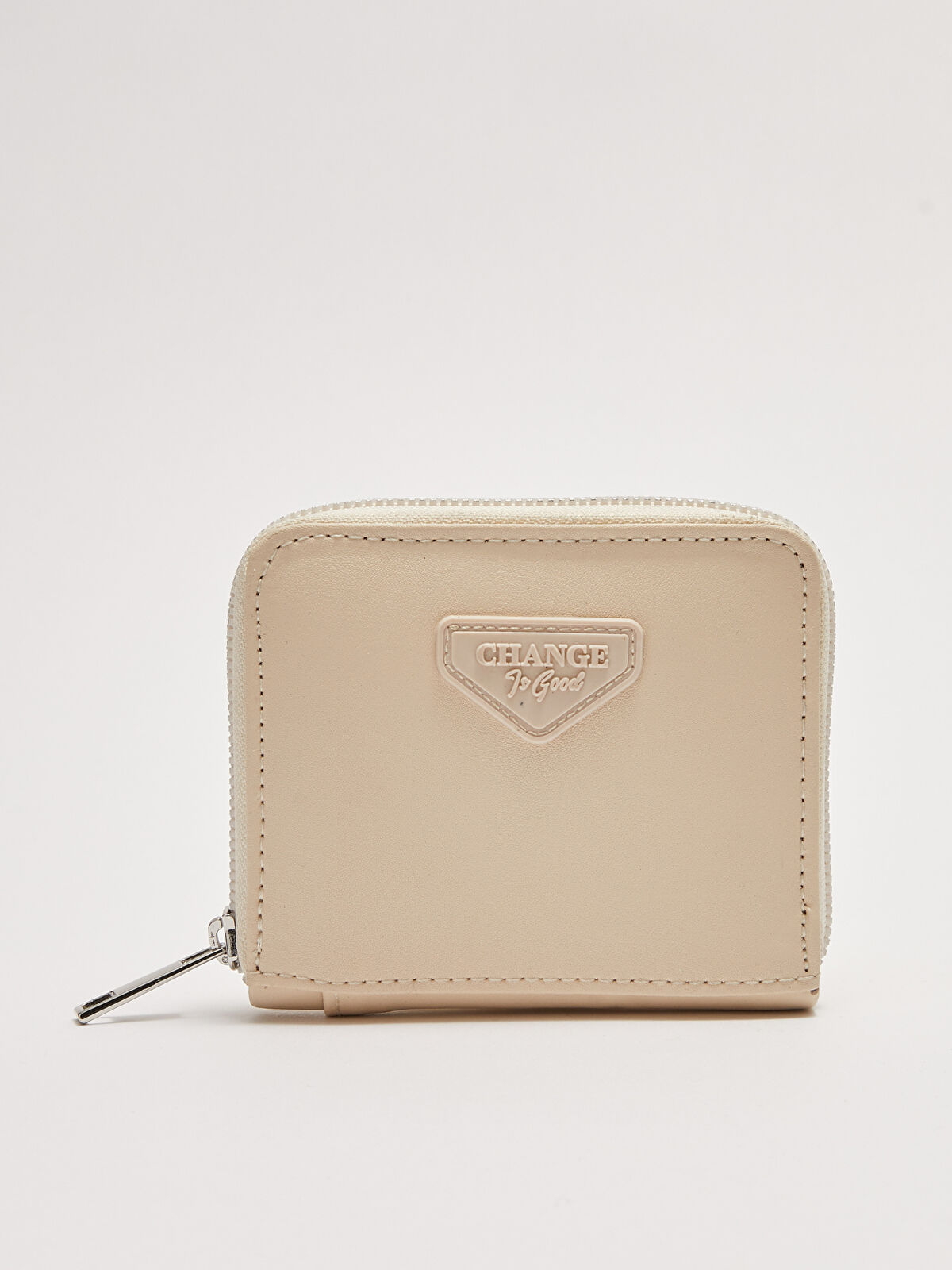 Deri Görünümlü Etiket Baskılı Kadın Cüzdan