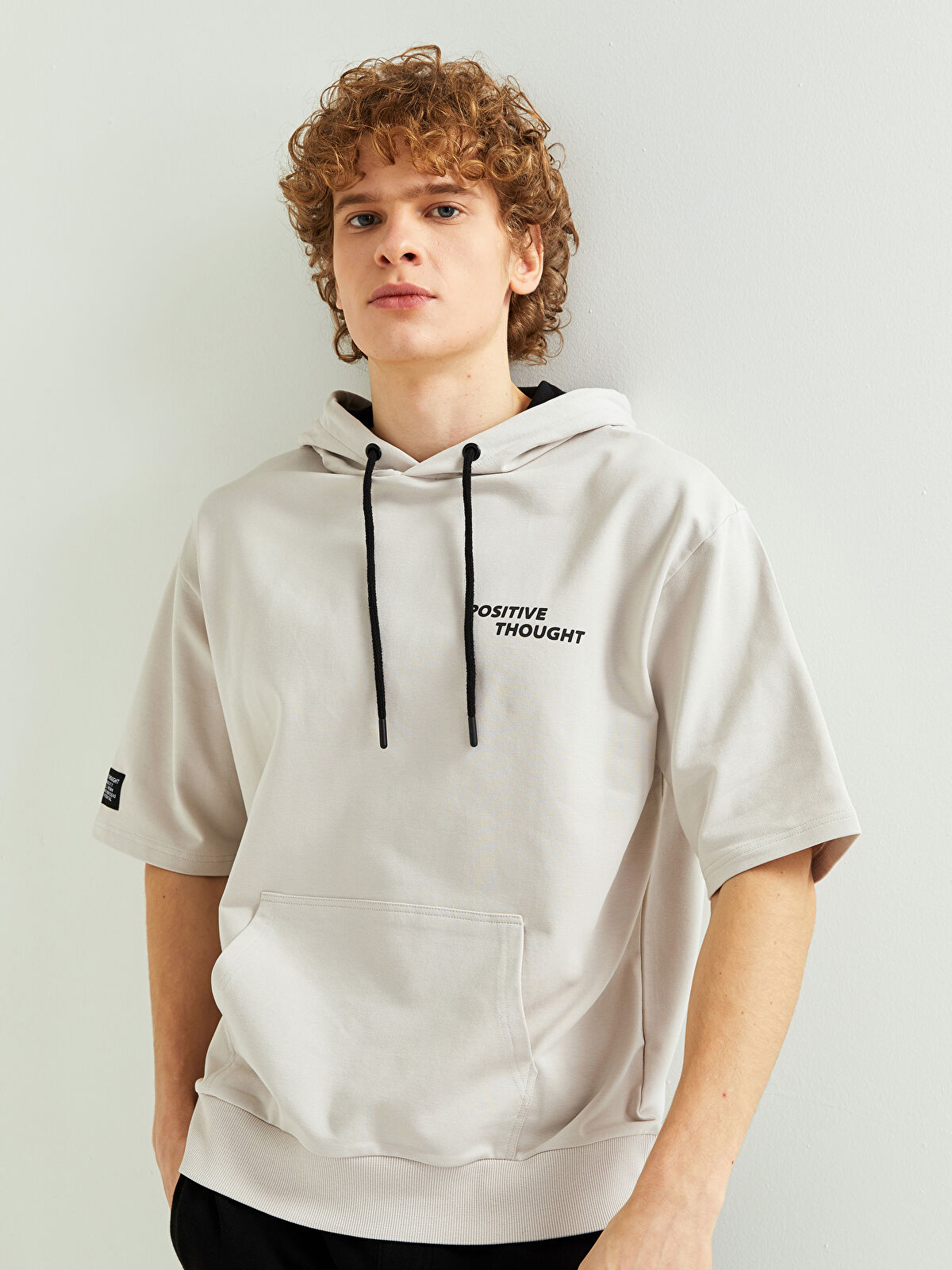 XSIDE Oversize Kapüşonlu Kısa Kollu Baskılı Erkek Sweatshirt XSIDE Oversize Kapüşonlu Kısa Kollu Baskılı Erkek Sweatshirt