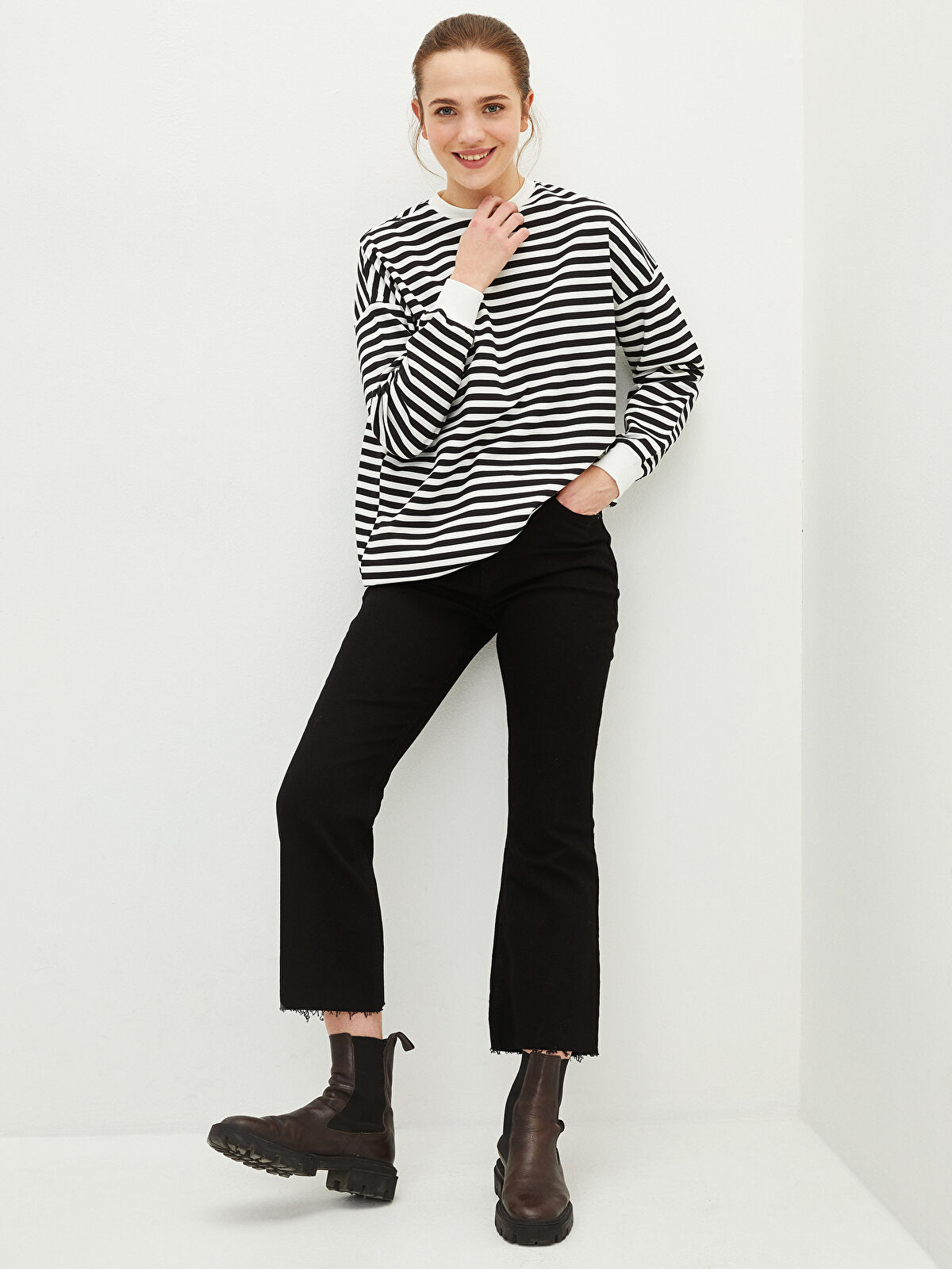 MODEST Slim Fit Cep Detaylı Kadın Rodeo Jean Pantolon MODEST Slim Fit Cep Detaylı Kadın Rodeo Jean Pantolon