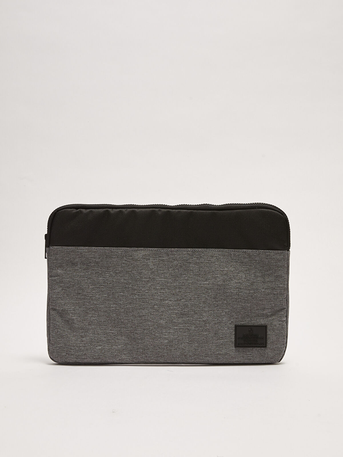 Renk Bloklu Erkek Laptop Çantası Renk Bloklu Erkek Laptop Çantası