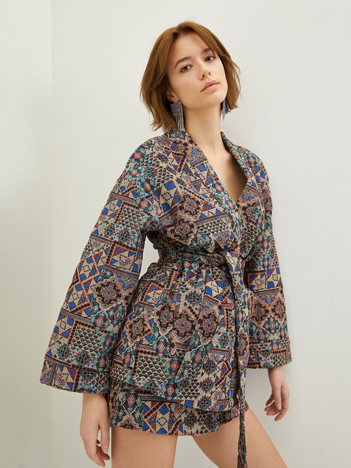 LCW LIMITED Şal Yaka Etnik Desenli Uzun Kollu Kadın Ceket LCW LIMITED Şal Yaka Etnik Desenli Uzun Kollu Kadın Ceket