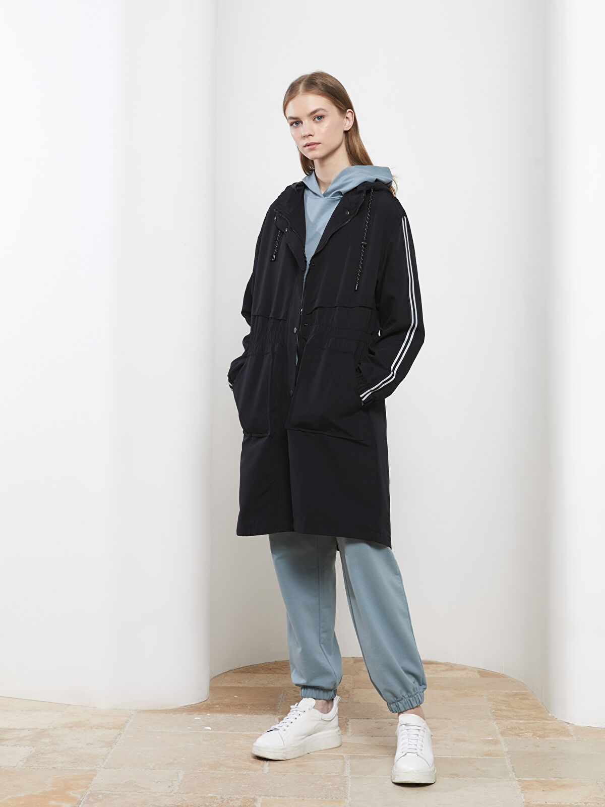 MODEST Kapüşonlu Düz Uzun Kollu Balıkçı Kumaş Kadın Mont MODEST Kapüşonlu Düz Uzun Kollu Balıkçı Kumaş Kadın Mont