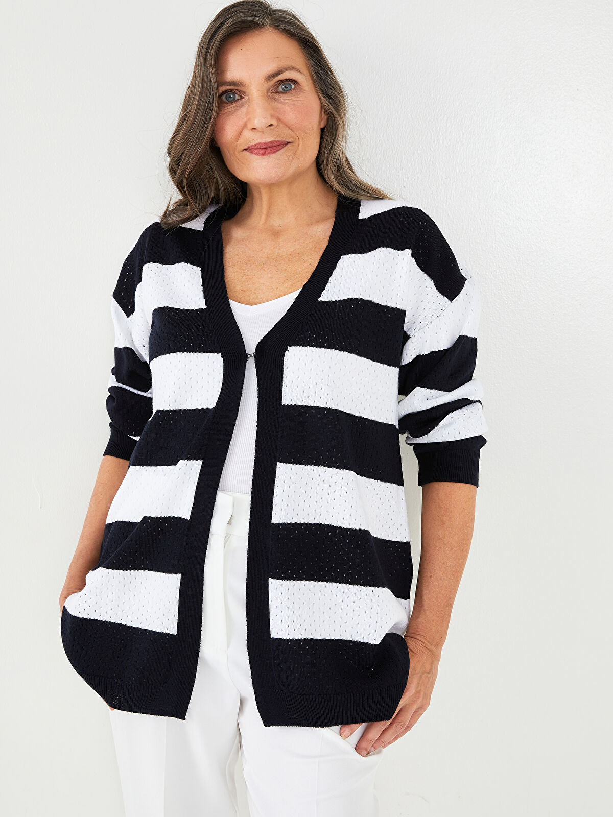 LCW GRACE V Yaka Renk Bloklu Uzun Kollu Kadın Triko Hırka