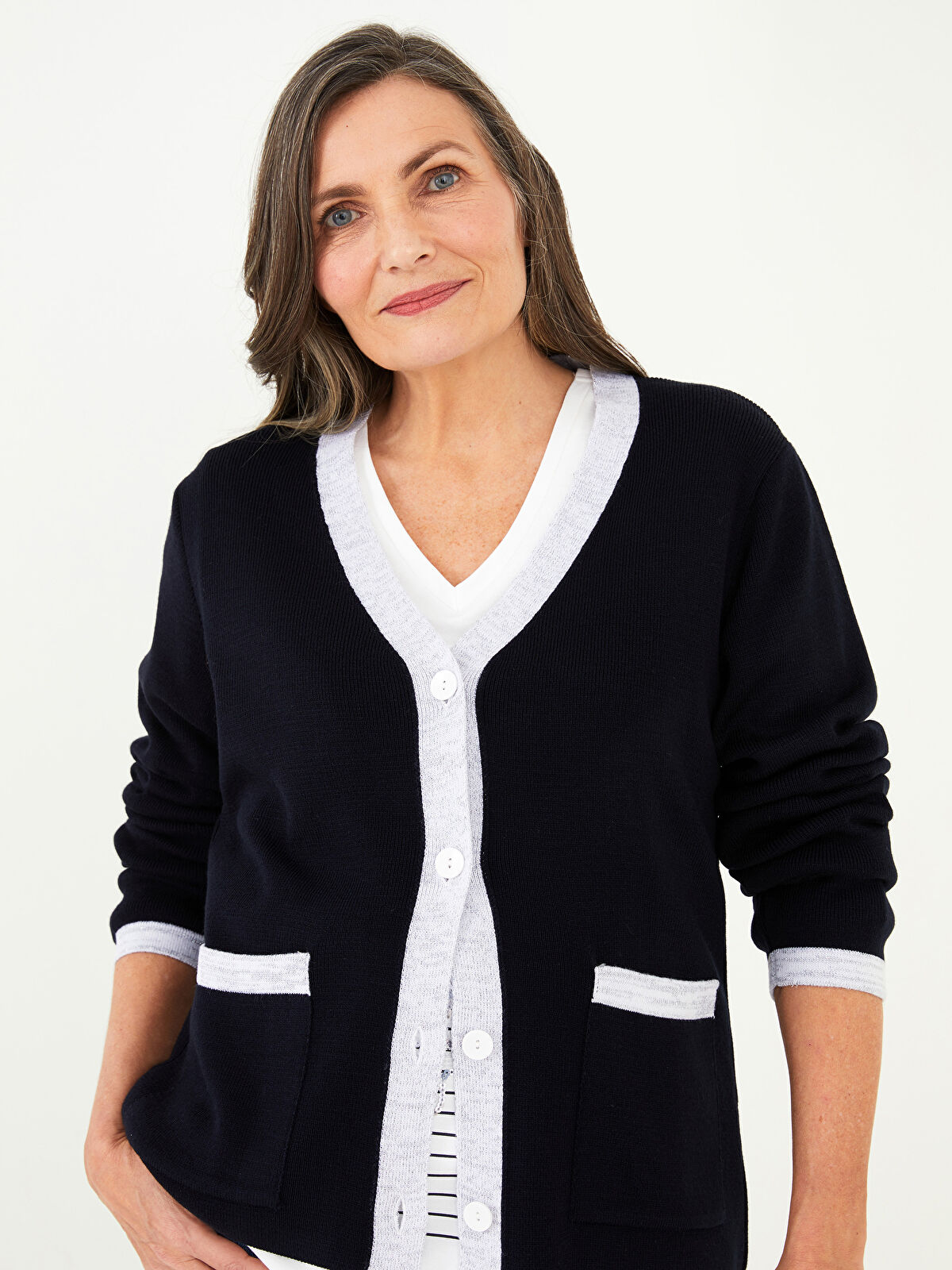 LCW GRACE V Yaka Renk Bloklu Uzun Kollu Kadın Triko Hırka