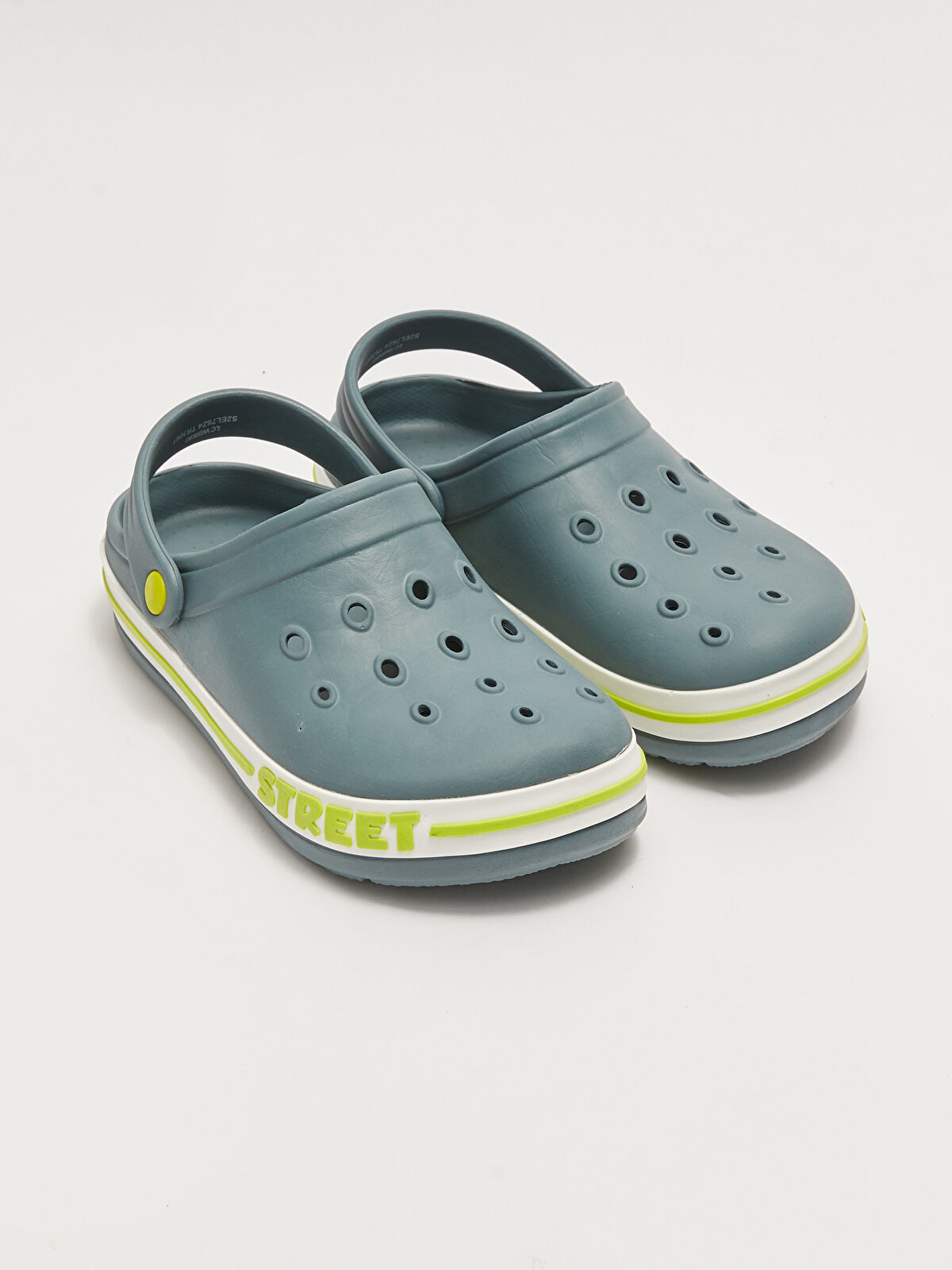 Delikli Erkek Çocuk Plaj Sandaleti